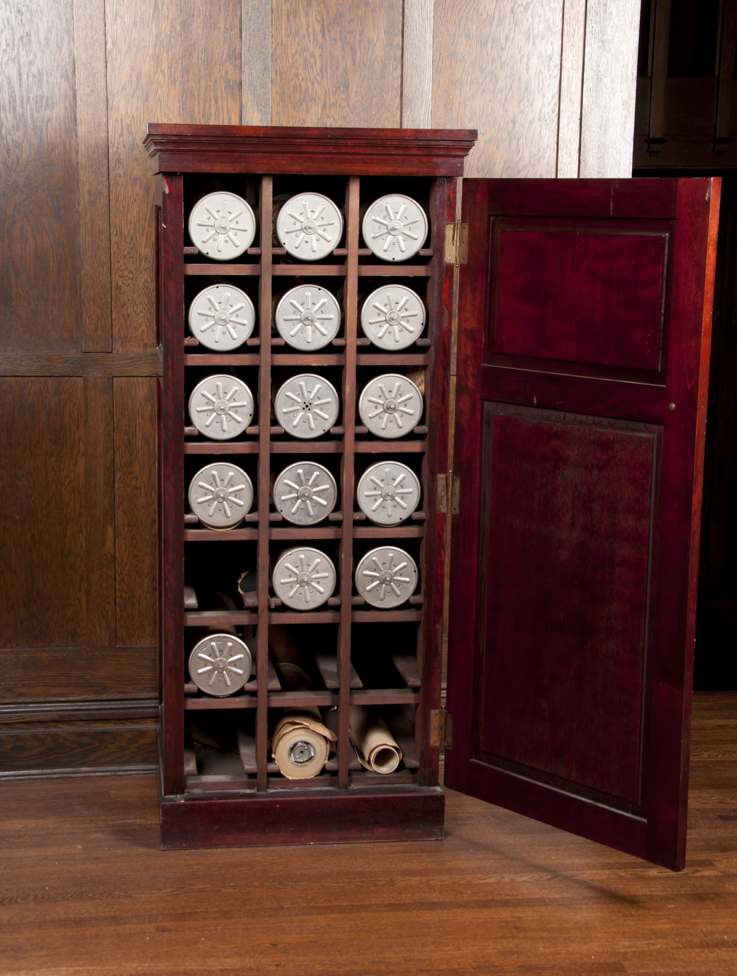 Violana Virtuoso Automated Musical Instrument Machine by the Mills ...