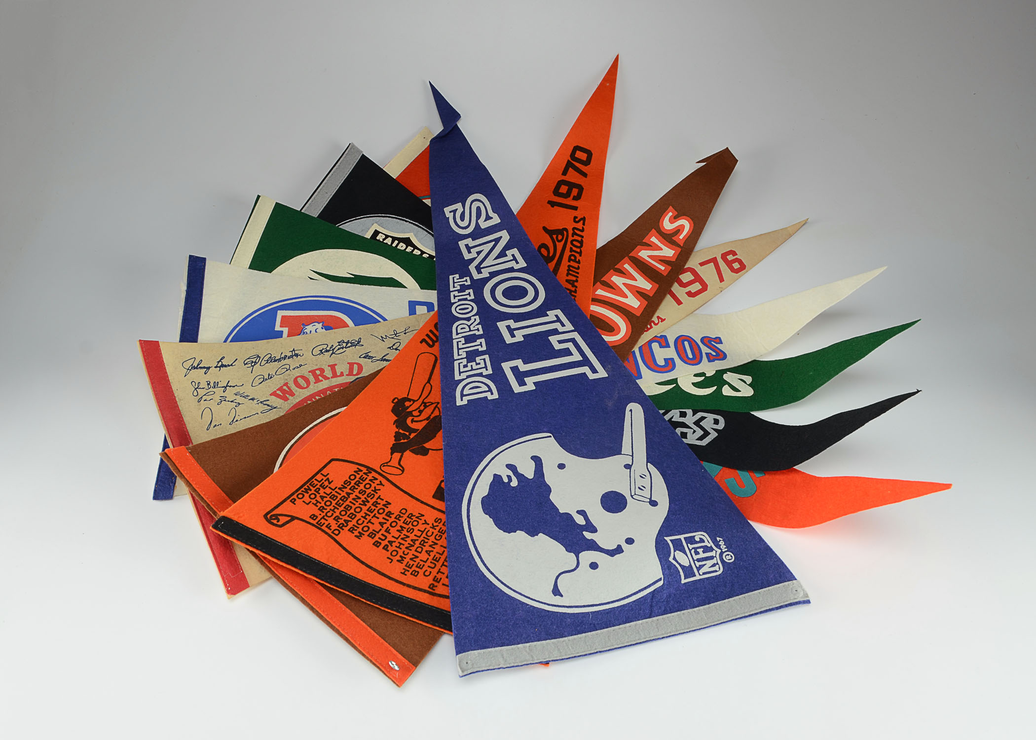 Felt Sport Pennants | EBTH