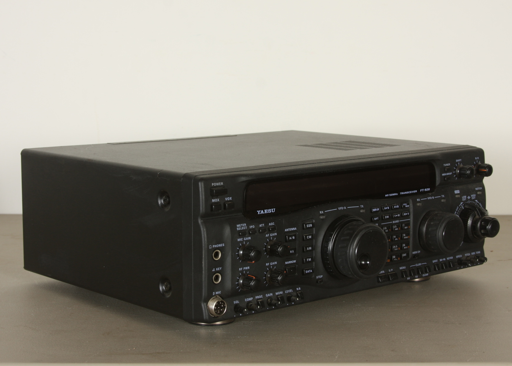 Yaesu FT-920 Transceiver & Microphone | EBTH