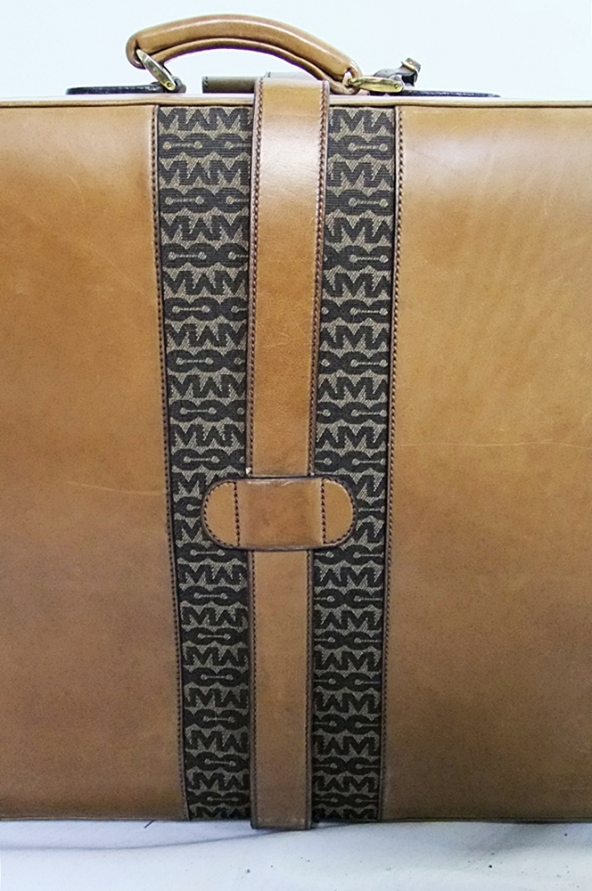 Mark Cross two piece luggage set in golden leather | EBTH