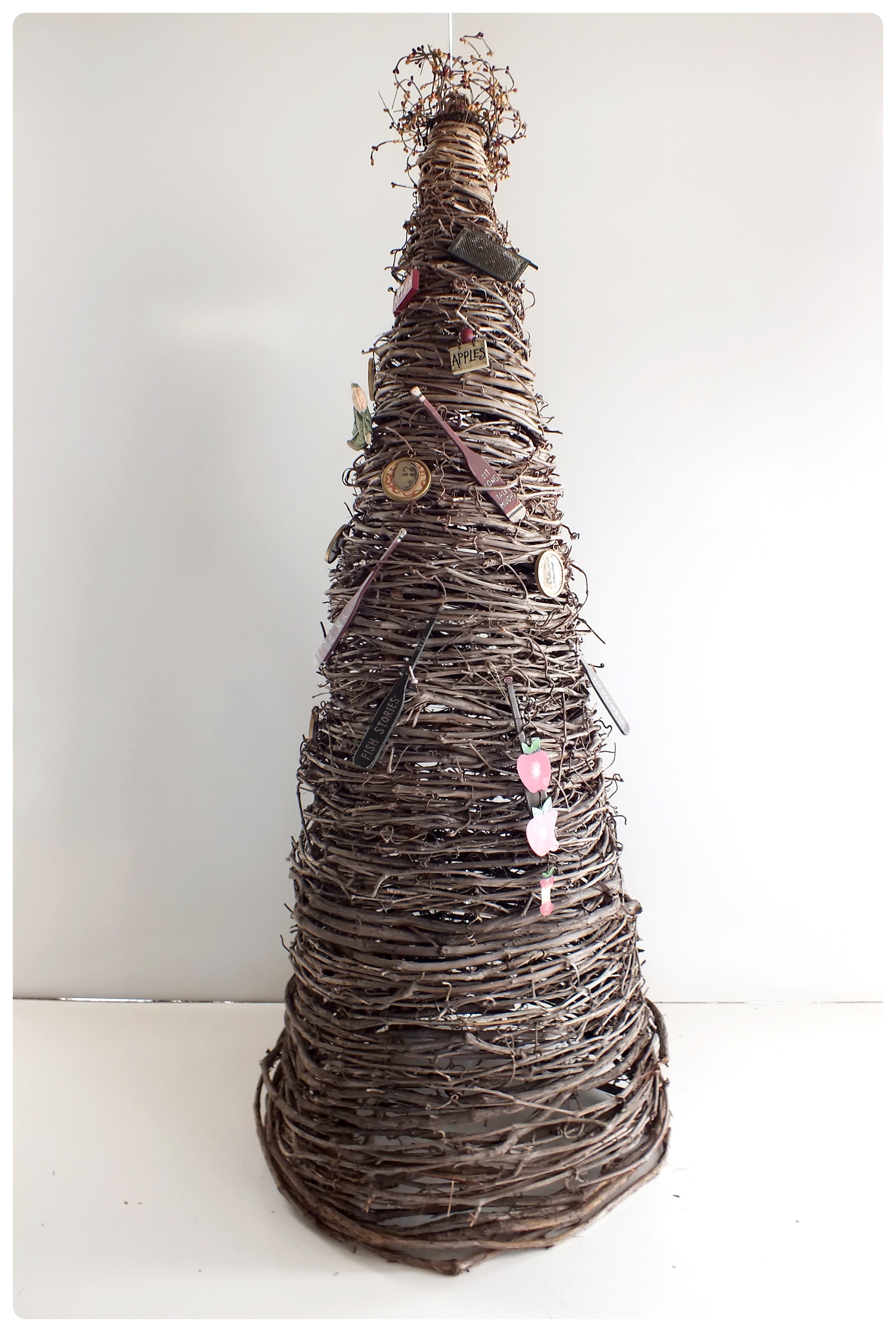 Large grapevine tree | EBTH