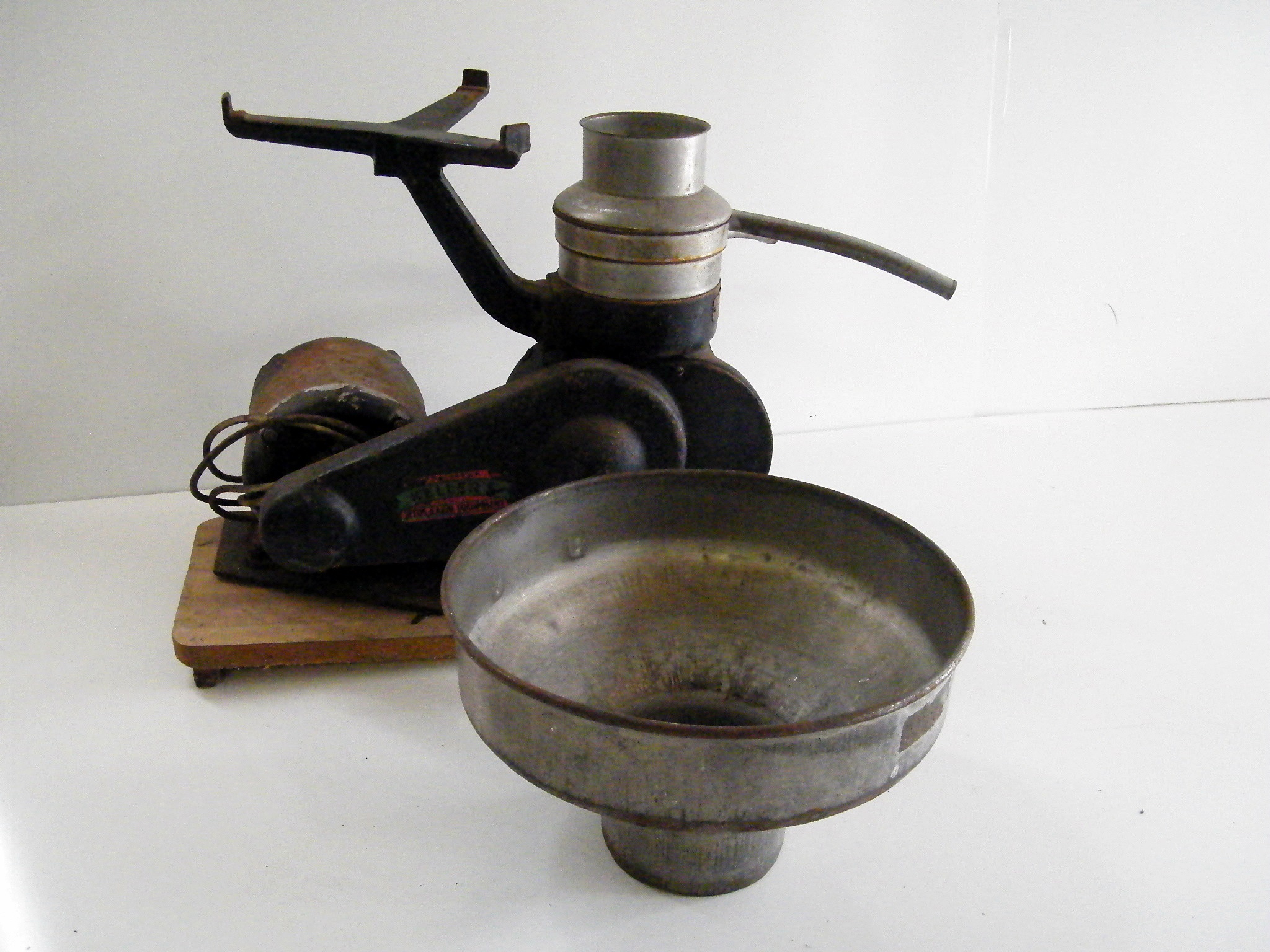 Antique Cream Separator | EBTH