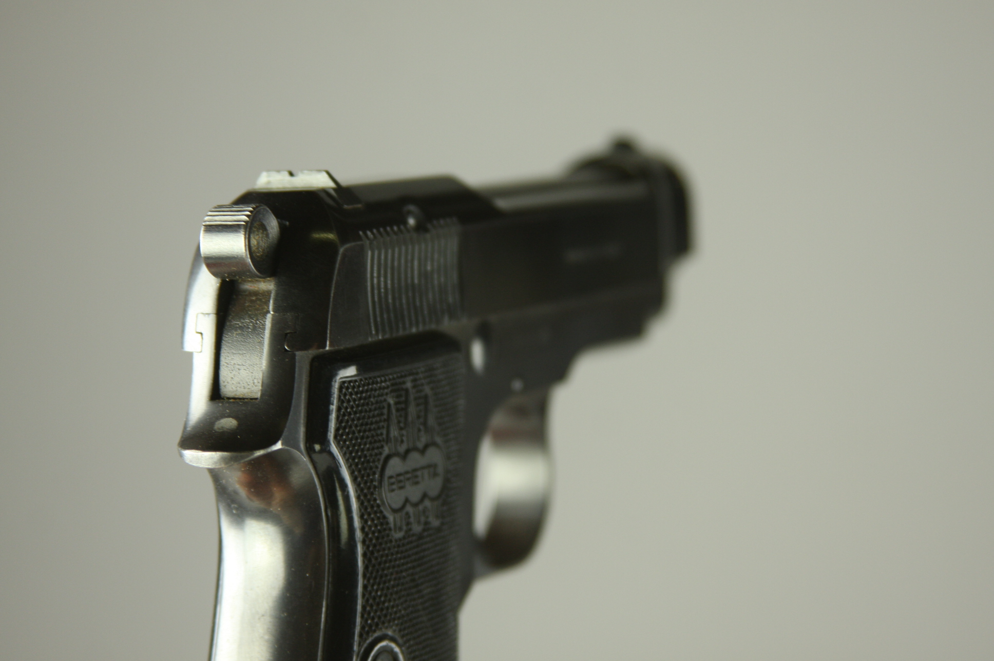 Pietro Beretta Gardone VT 9mm pistol | EBTH