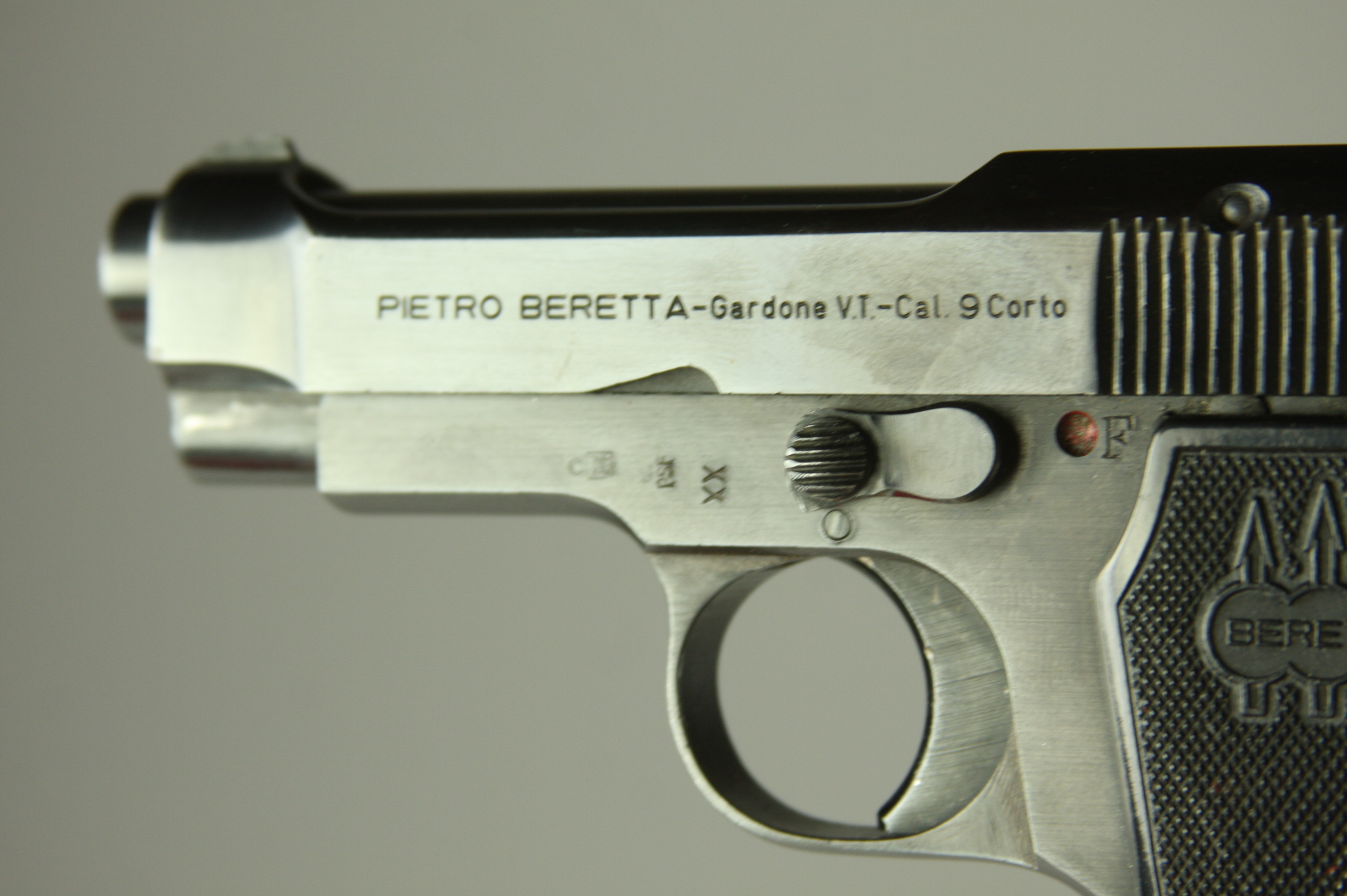 Pietro Beretta Gardone VT 9mm pistol | EBTH