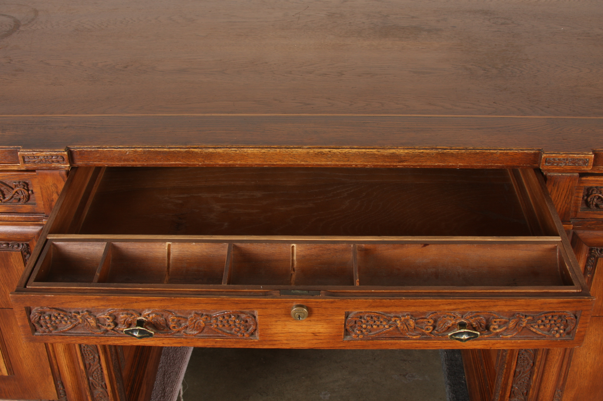 Romweber Viking Oak Executive Desk | EBTH