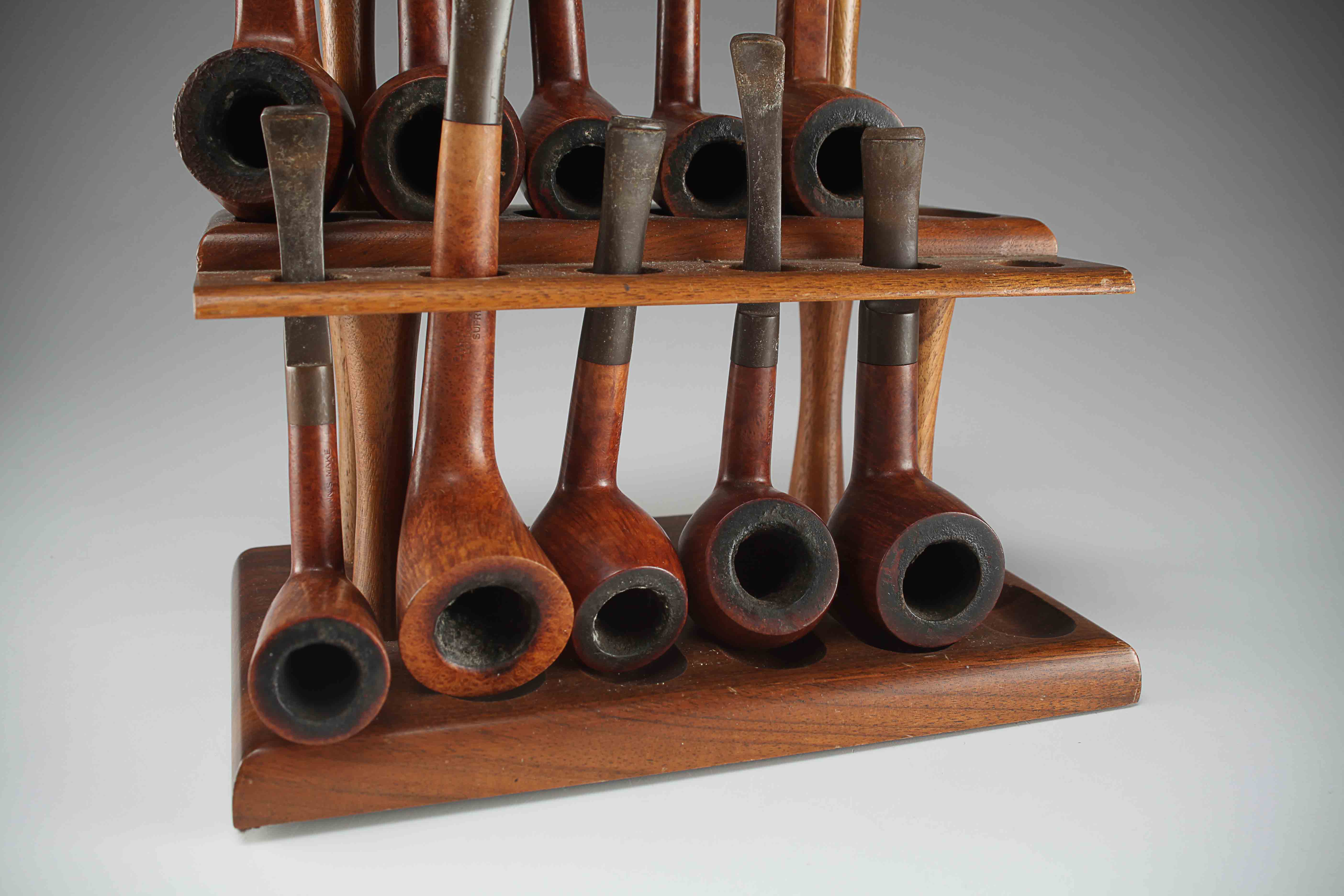 Handmade Genuine Walnut Vintage Pipe Holder and Pipes | EBTH