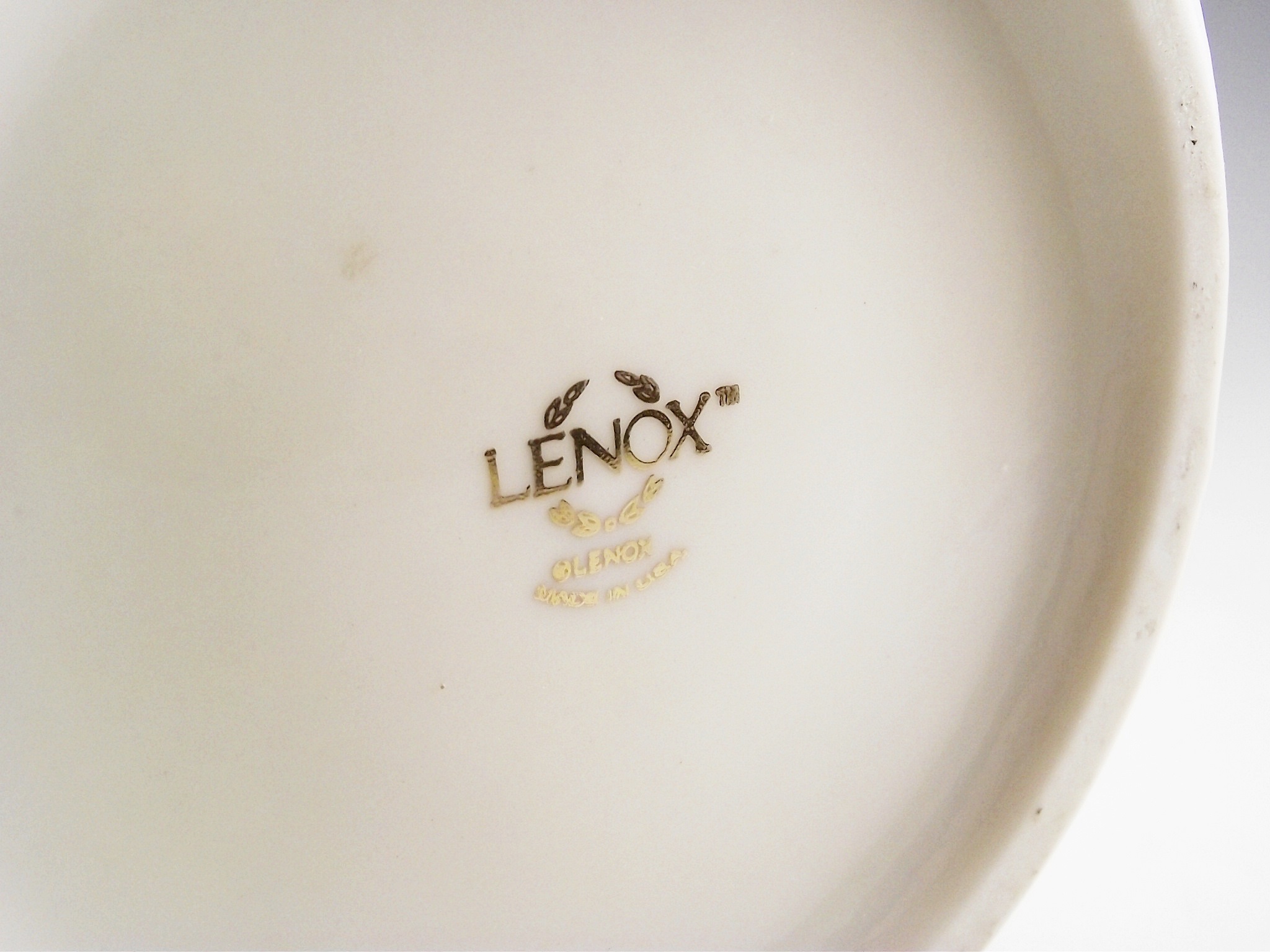 Large Lenox vase. | EBTH