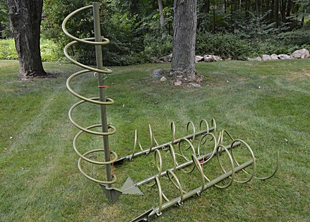 Four Spiral Tomato Cages by Spiralstand.com | EBTH