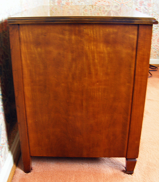 Kindel Vintage Night Stand | EBTH