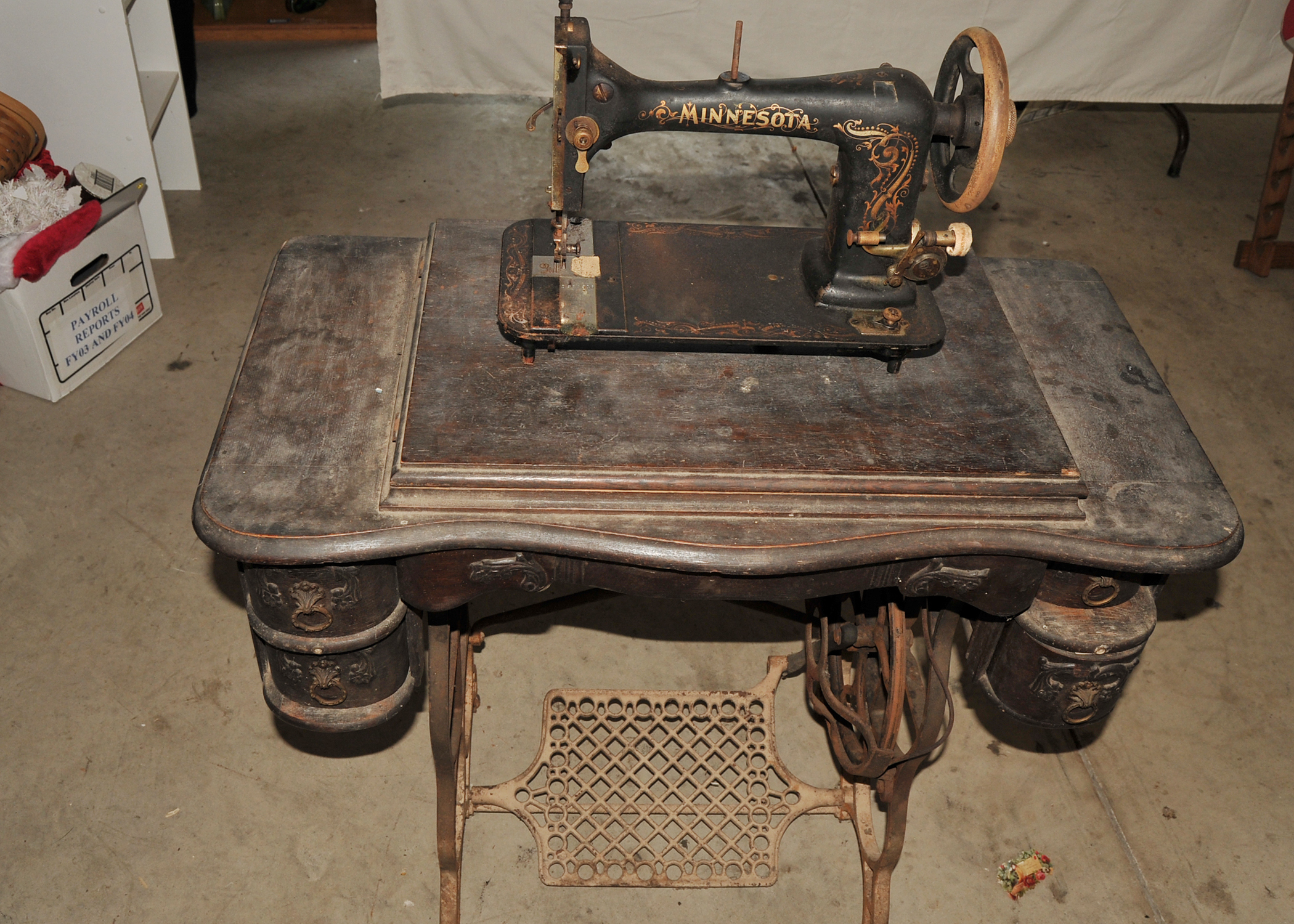 Antique Minnesota Sewing Machine | EBTH