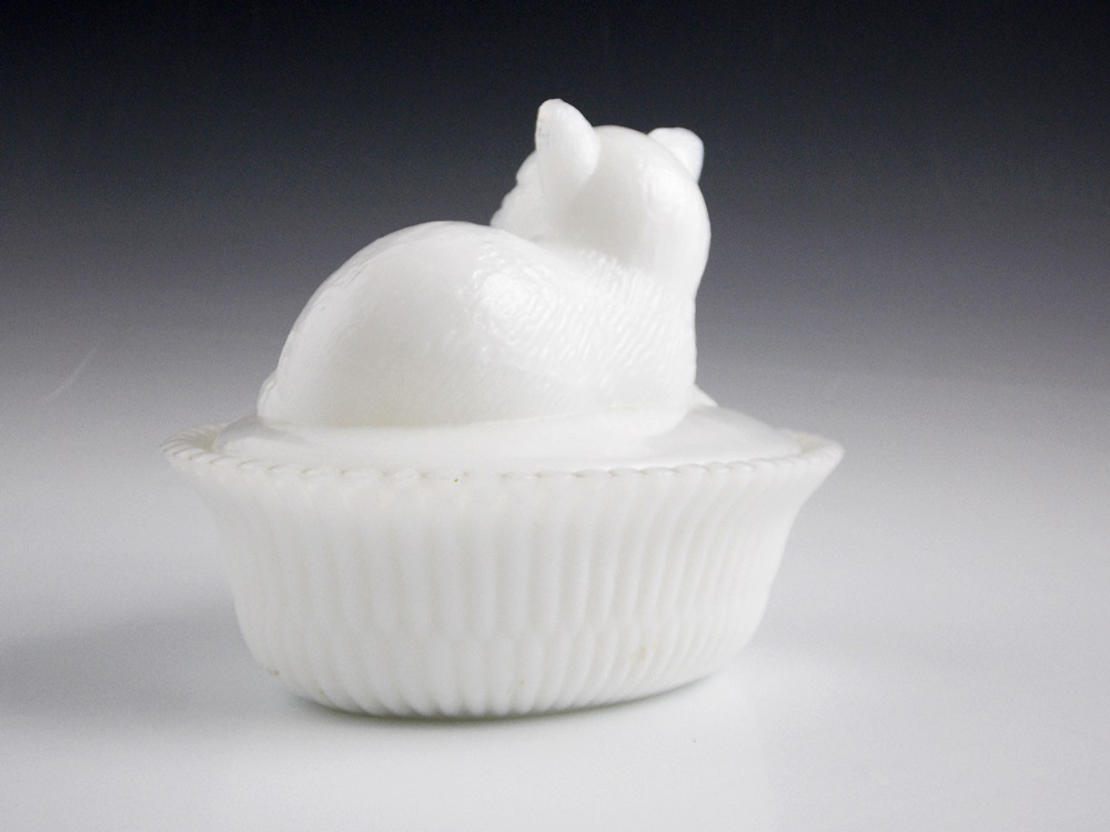 Vintage Milk Glass Cat Covered Dish | EBTH