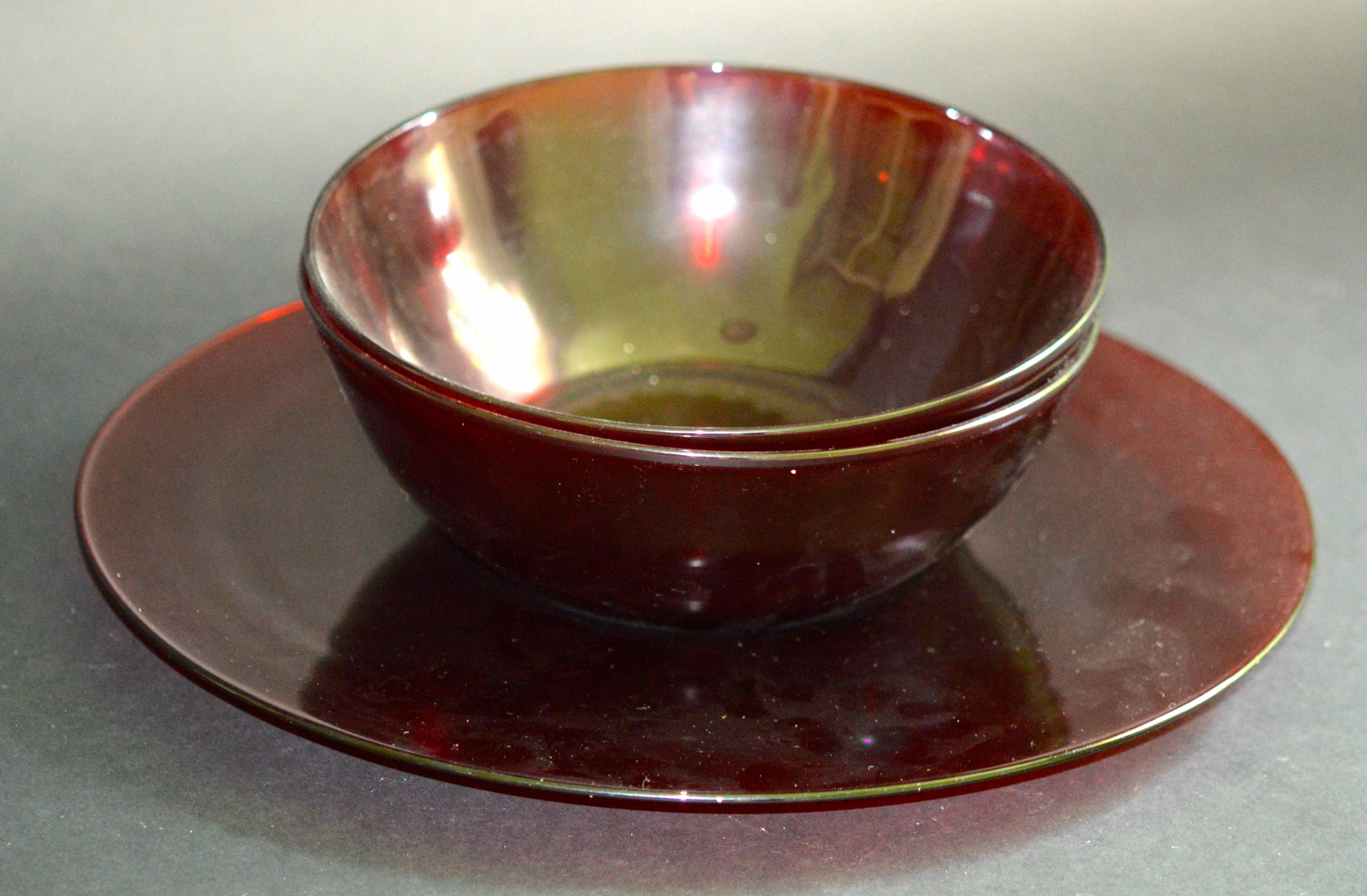 Pigeon Blood Platter and Bowls | EBTH