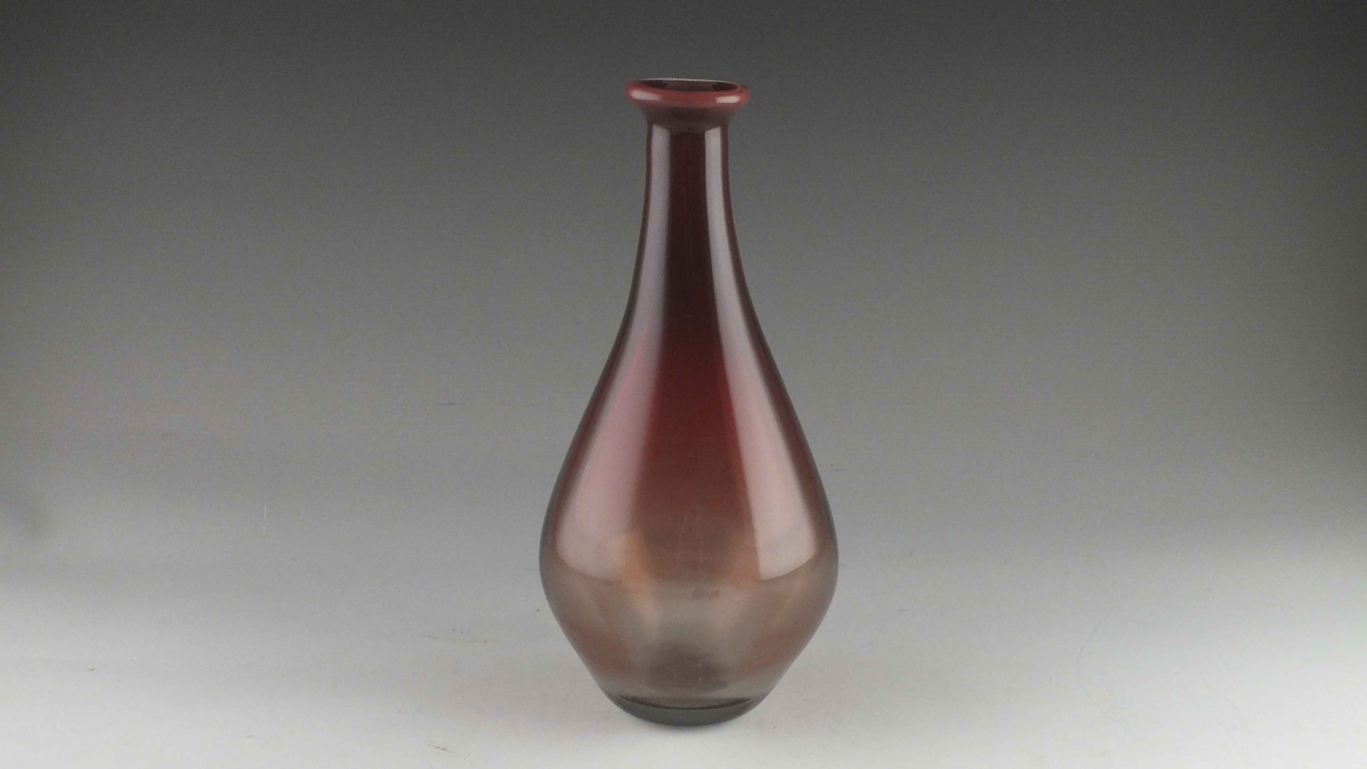 Dominick Labino Hand Blown Glass Vase | EBTH