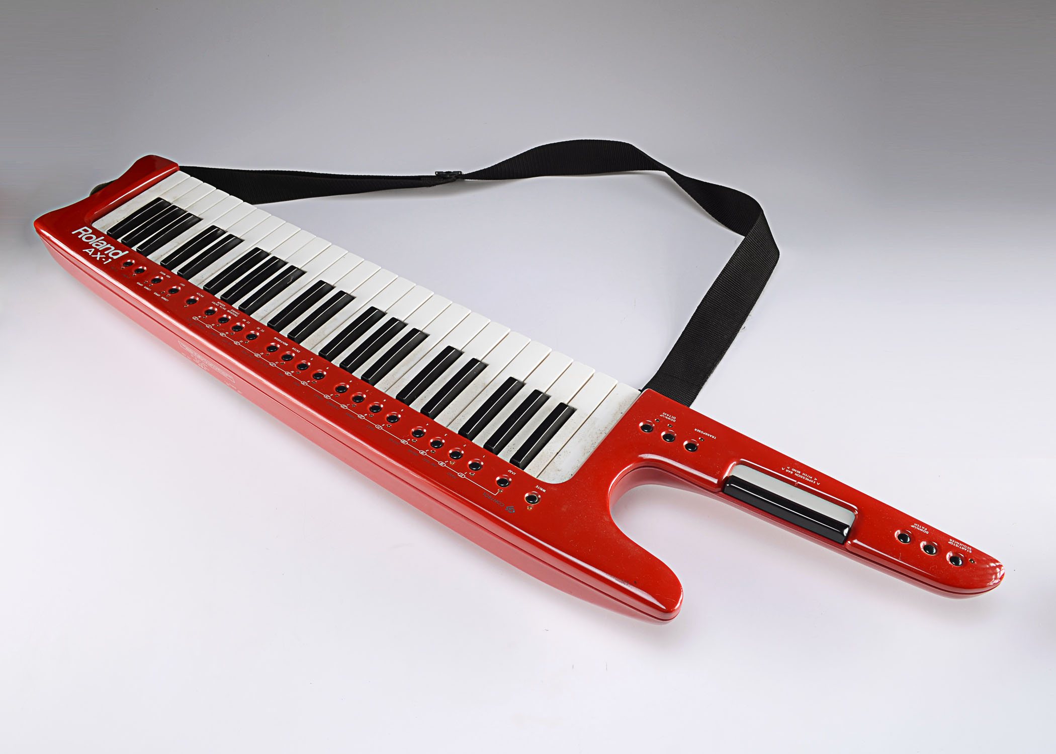 Roland AX-1 Keytar | EBTH