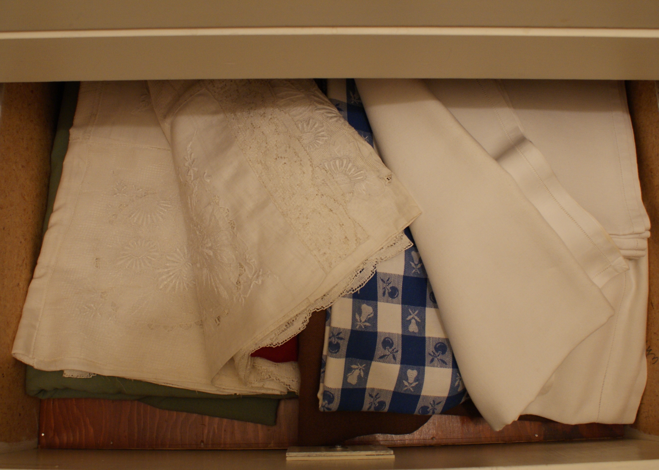 Bottom Drawer Of Linen Closet Clean Out | EBTH
