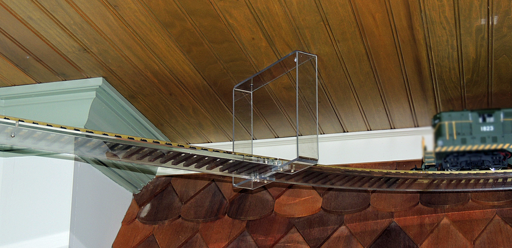 Acrylic Suspended Track System for Garden Scale Train | EBTH