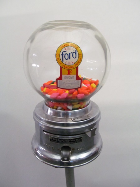 Vintage Ford Gumball Machine | EBTH