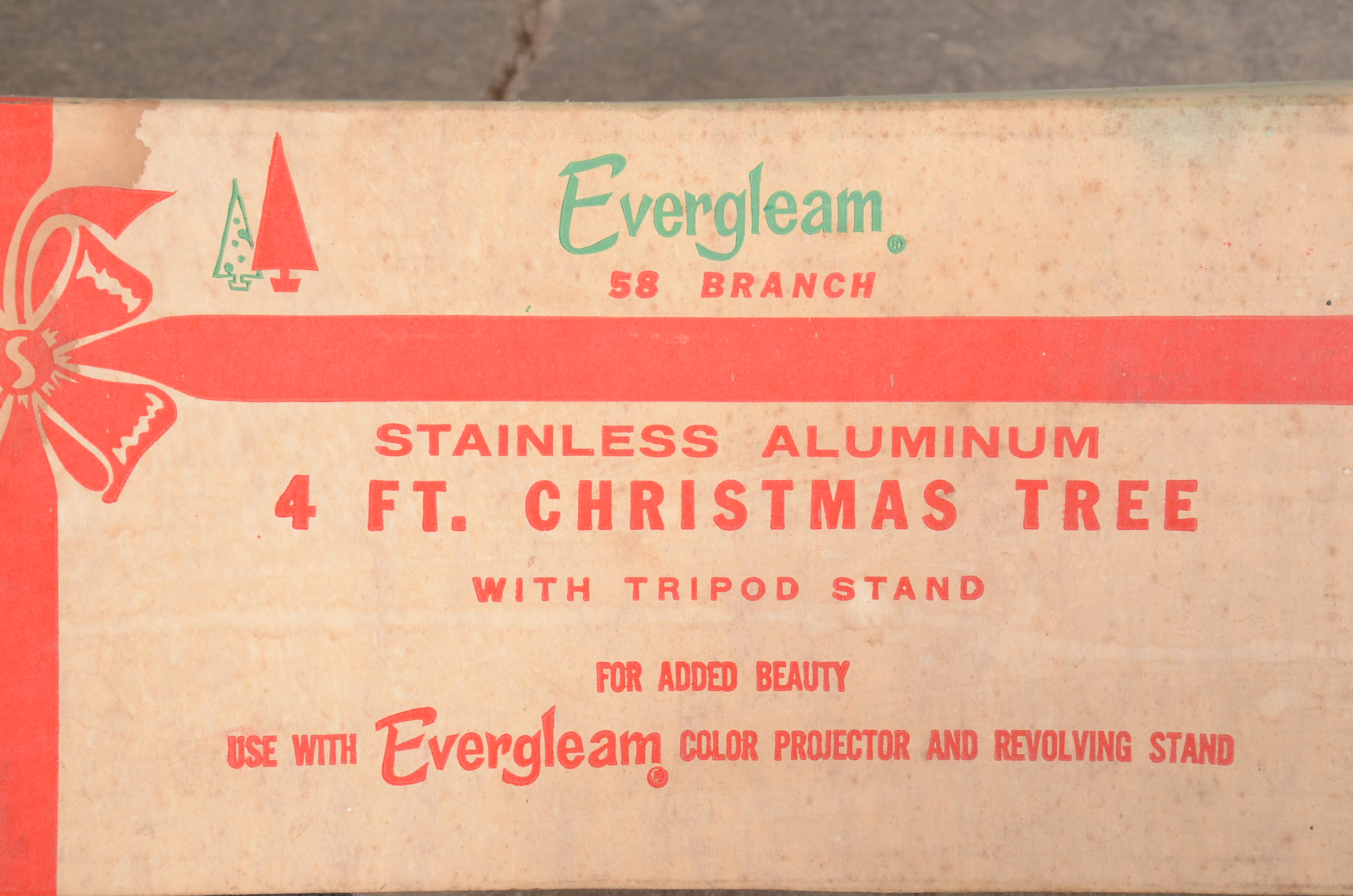 Evergleam Aluminum Christmas Tree With Color Wheel | EBTH