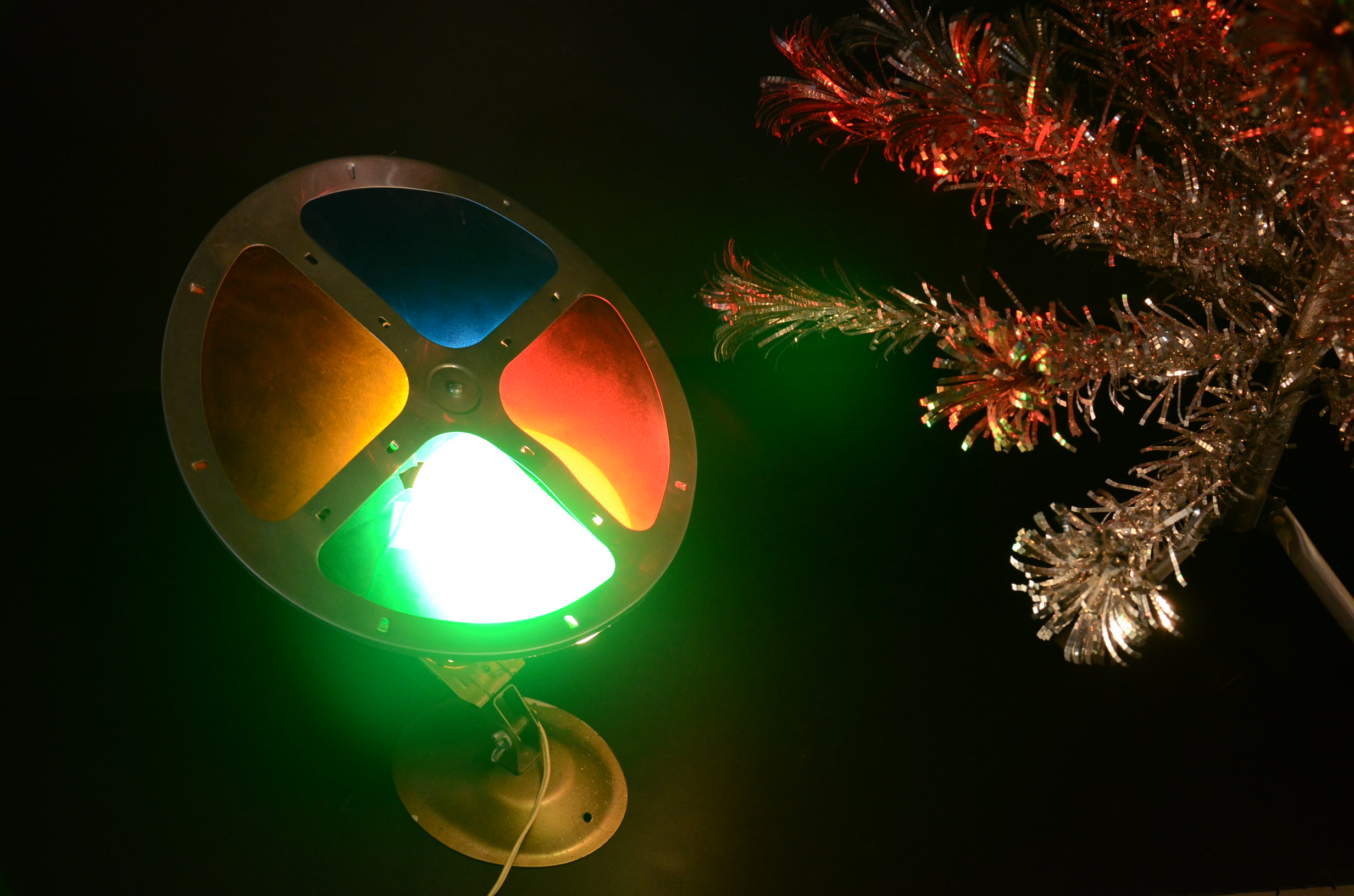 Evergleam Aluminum Christmas Tree With Color Wheel | EBTH