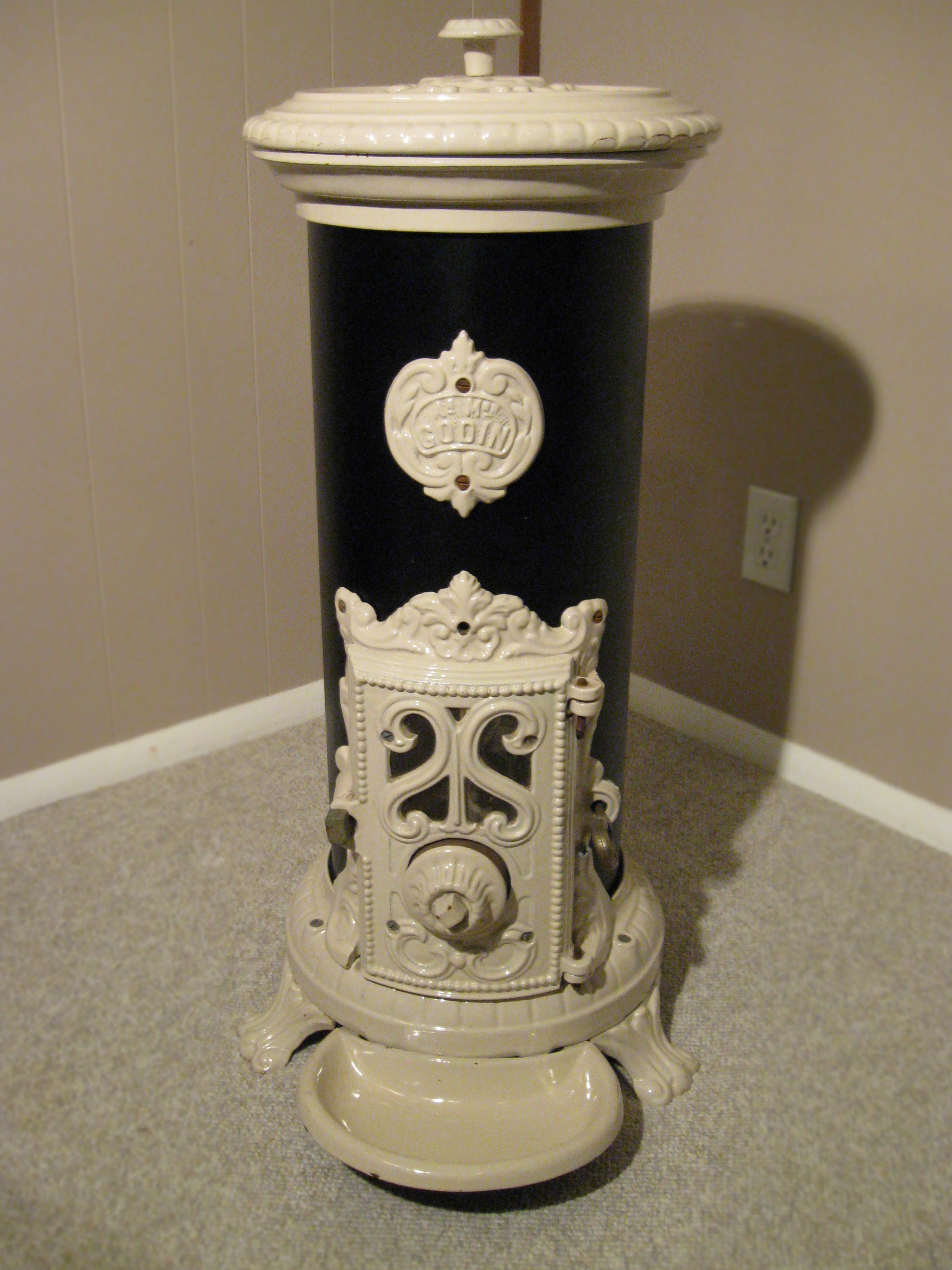 Petit Godin Wood and Coal Burning Stove | EBTH