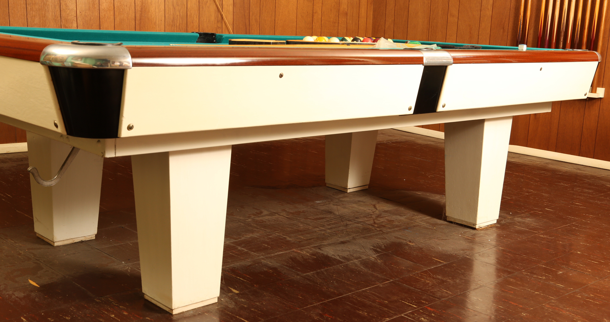National Billiard Mfg. Co. Billiard Table | EBTH