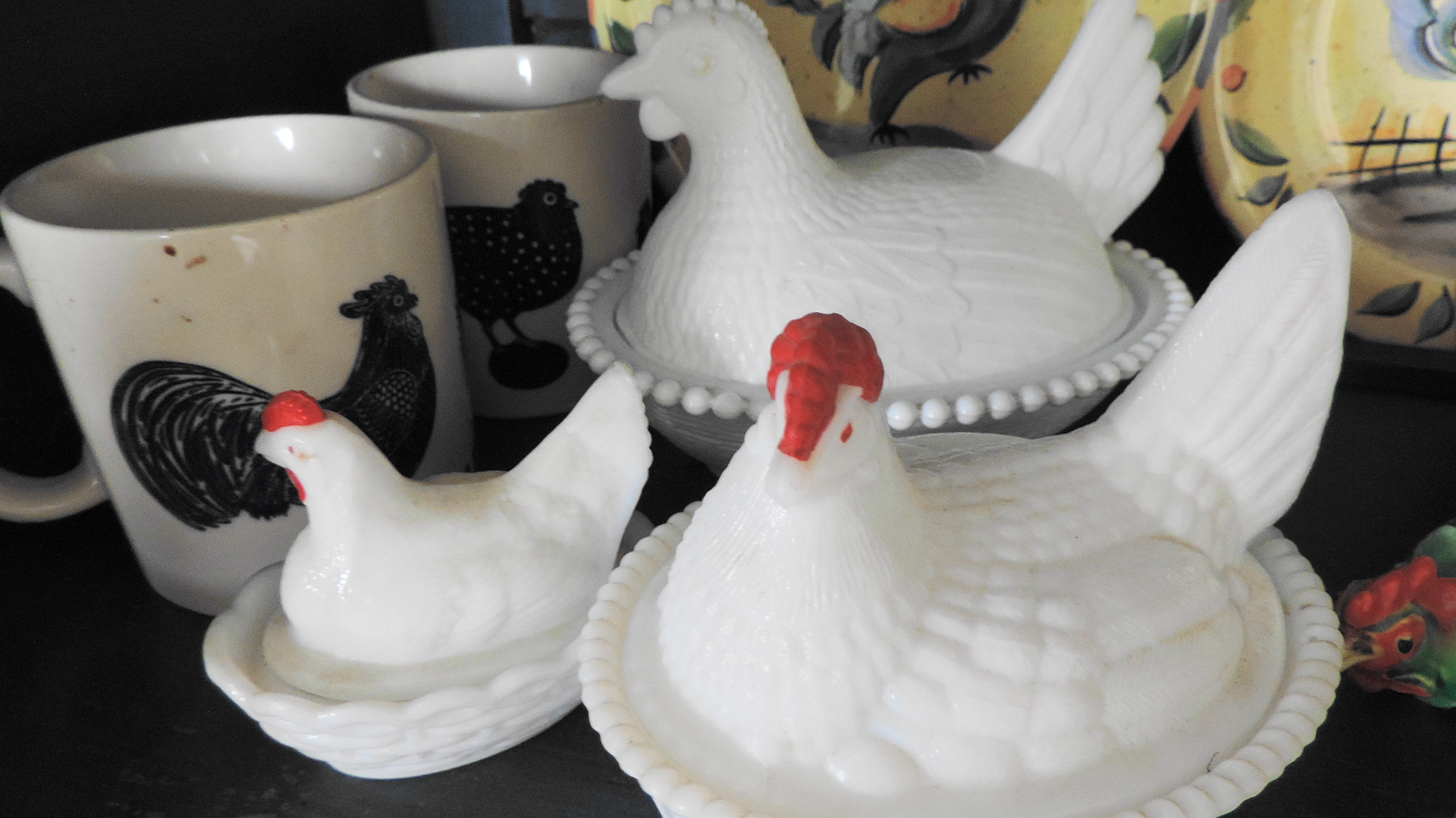 Rooster-Themed Dinnerware and Serving Pieces | EBTH