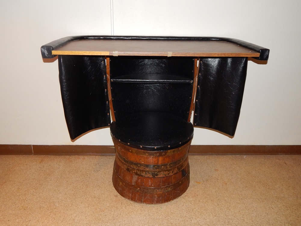 Whiskey Barrel Bar | EBTH