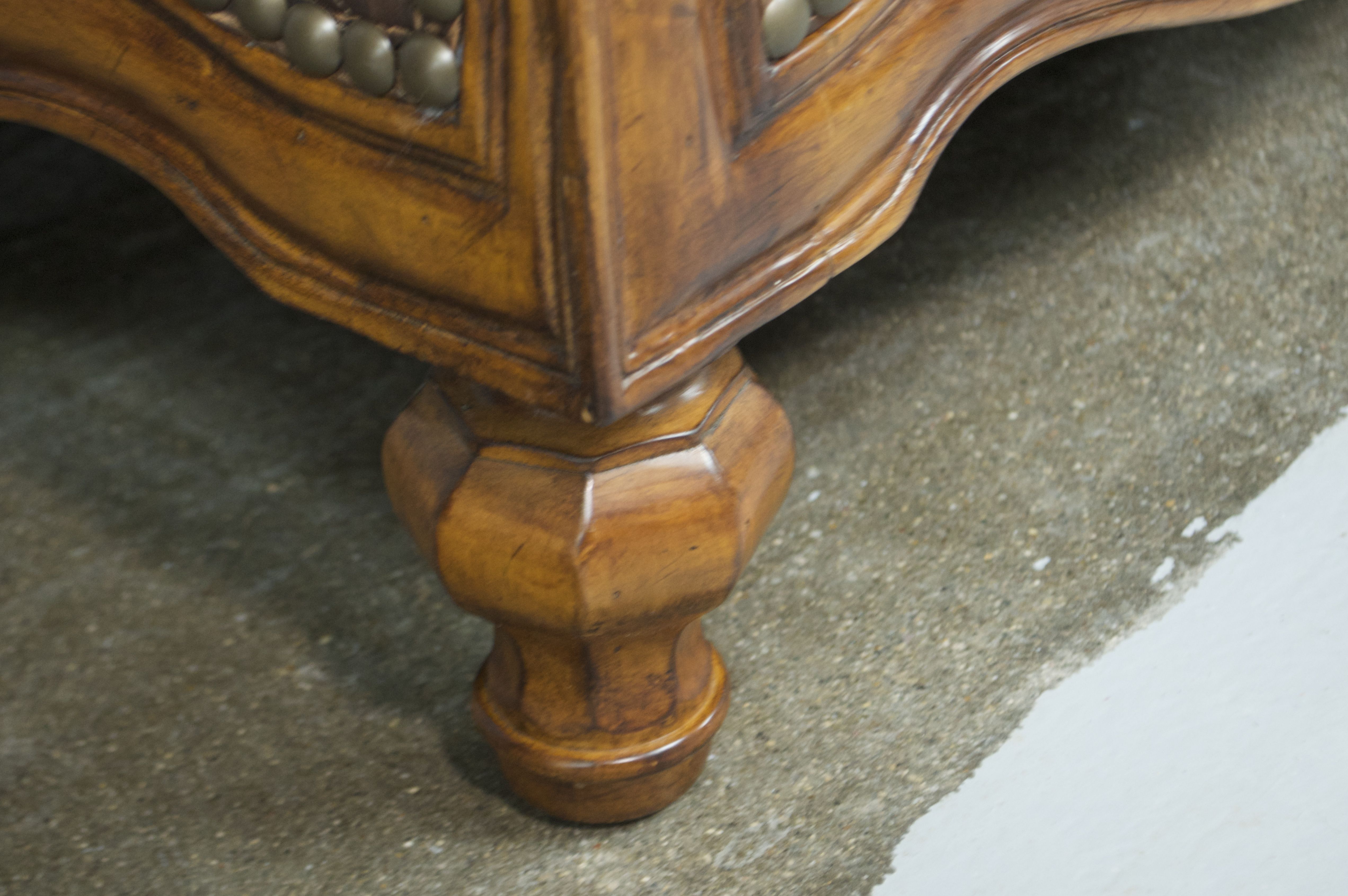 Thomasville Ernest Hemingway Pauline Sofa | EBTH