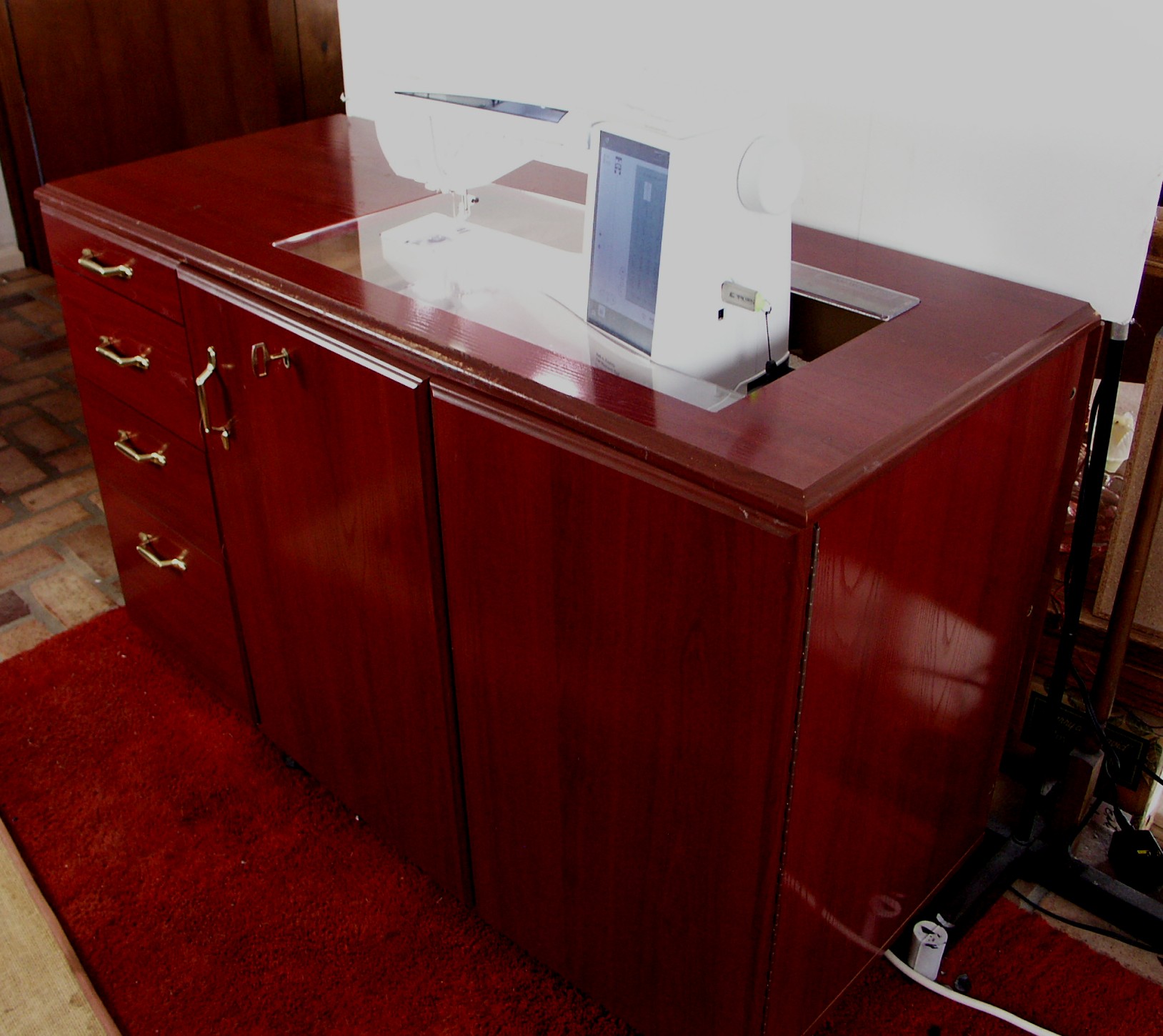 Husqvarna Viking Designer Diamond Sewing and Embroidery Machine and ...