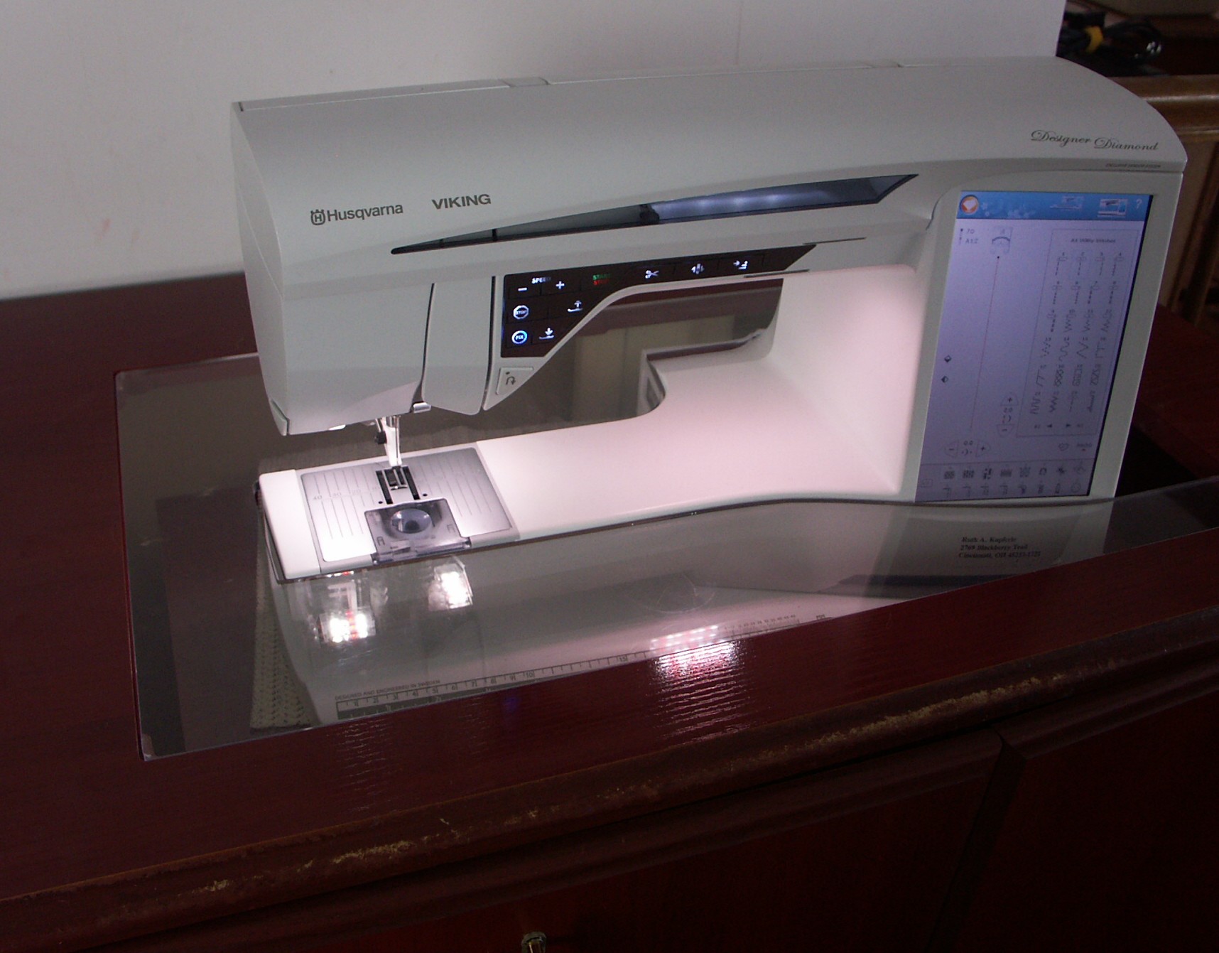 Husqvarna Viking Designer Diamond Sewing and Embroidery Machine and ...