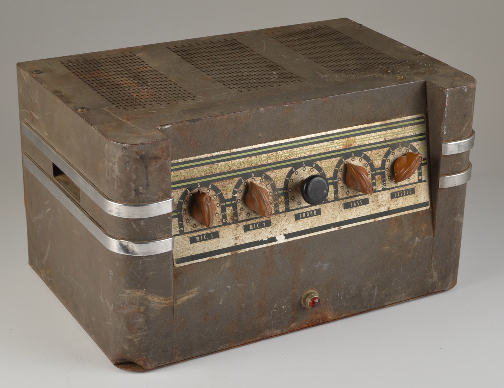 Thordarson Vintage Amplifier with Bakelite Dials | EBTH