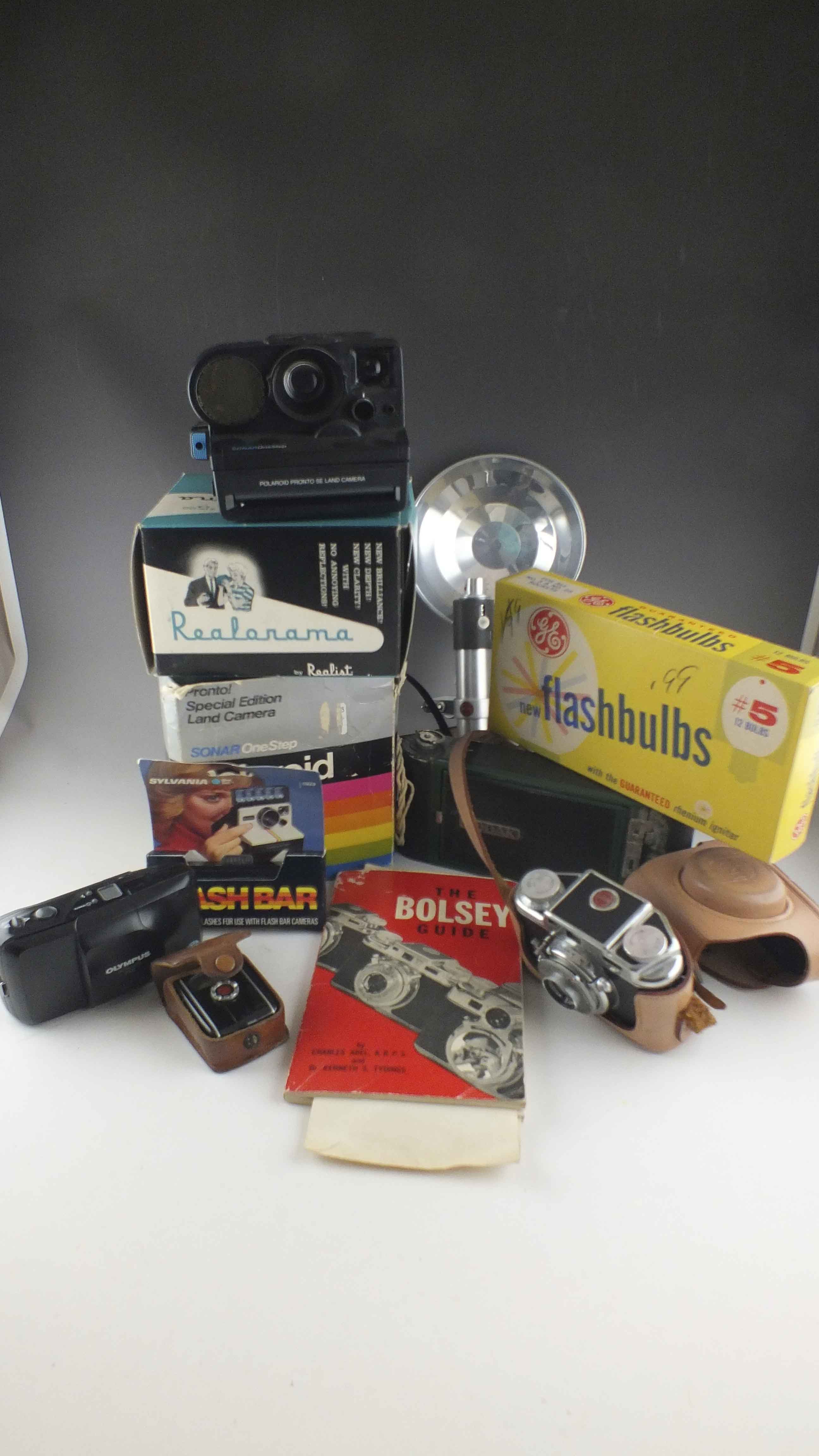 Vintage Cameras and Slide Equipment | EBTH