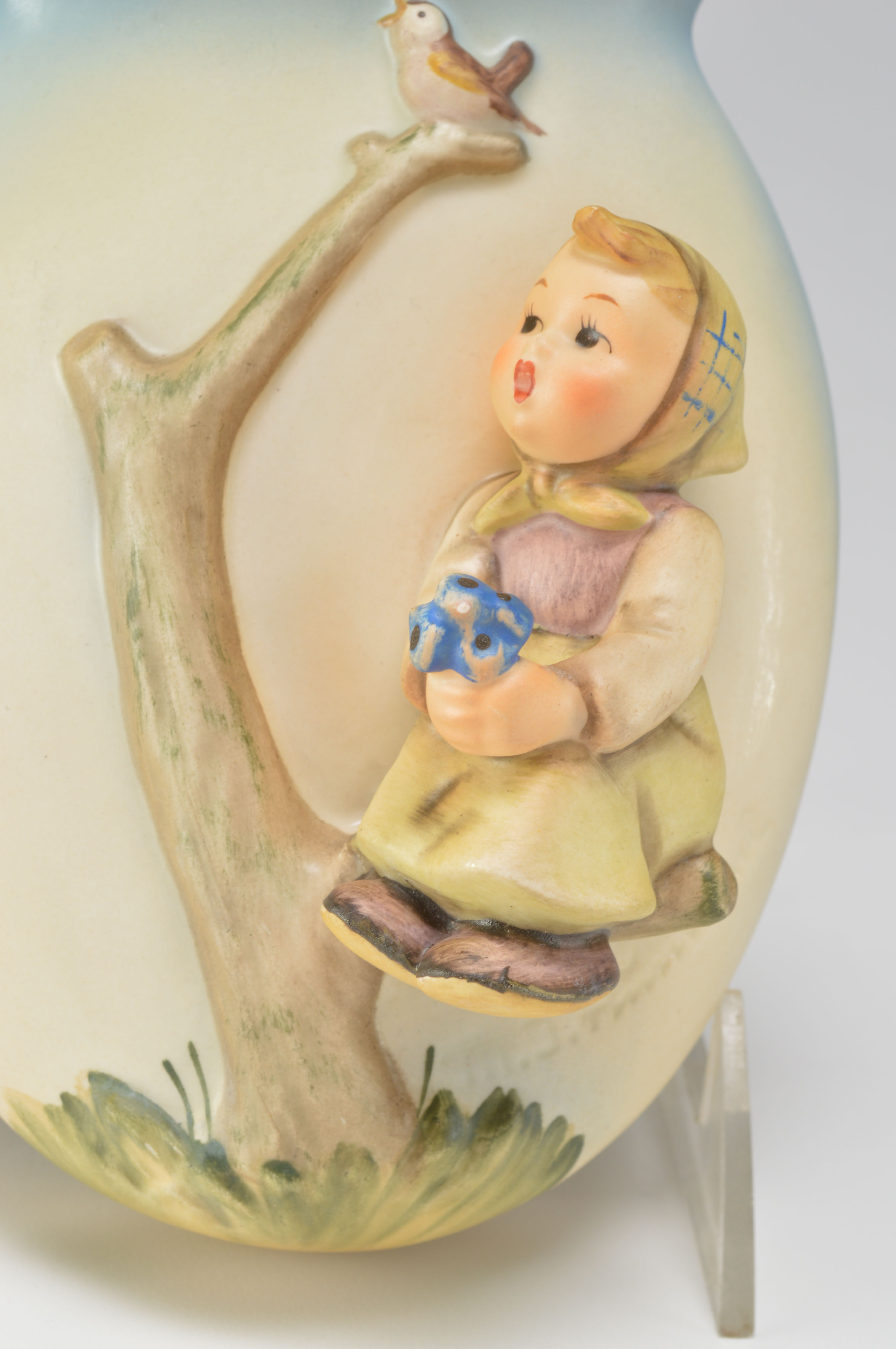 Hummel Wall Pocket Signed by Master Sculptor | EBTH