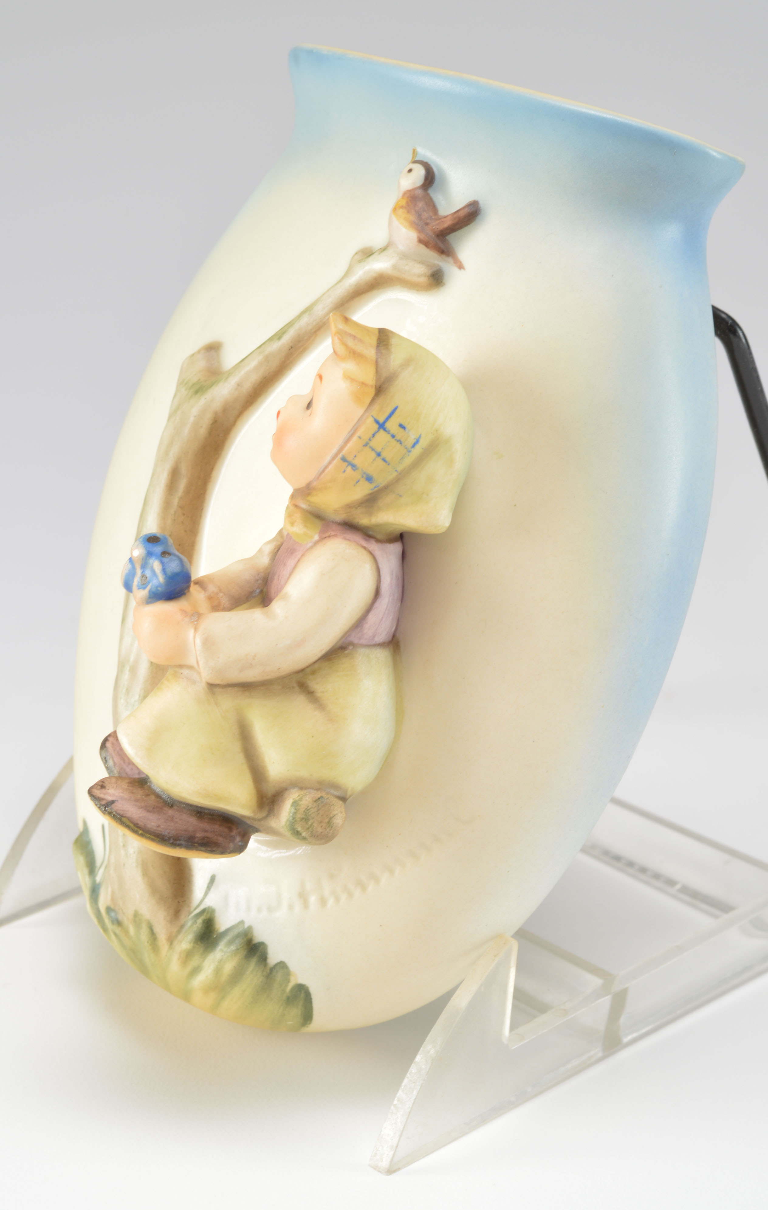 Hummel Wall Pocket Signed by Master Sculptor | EBTH