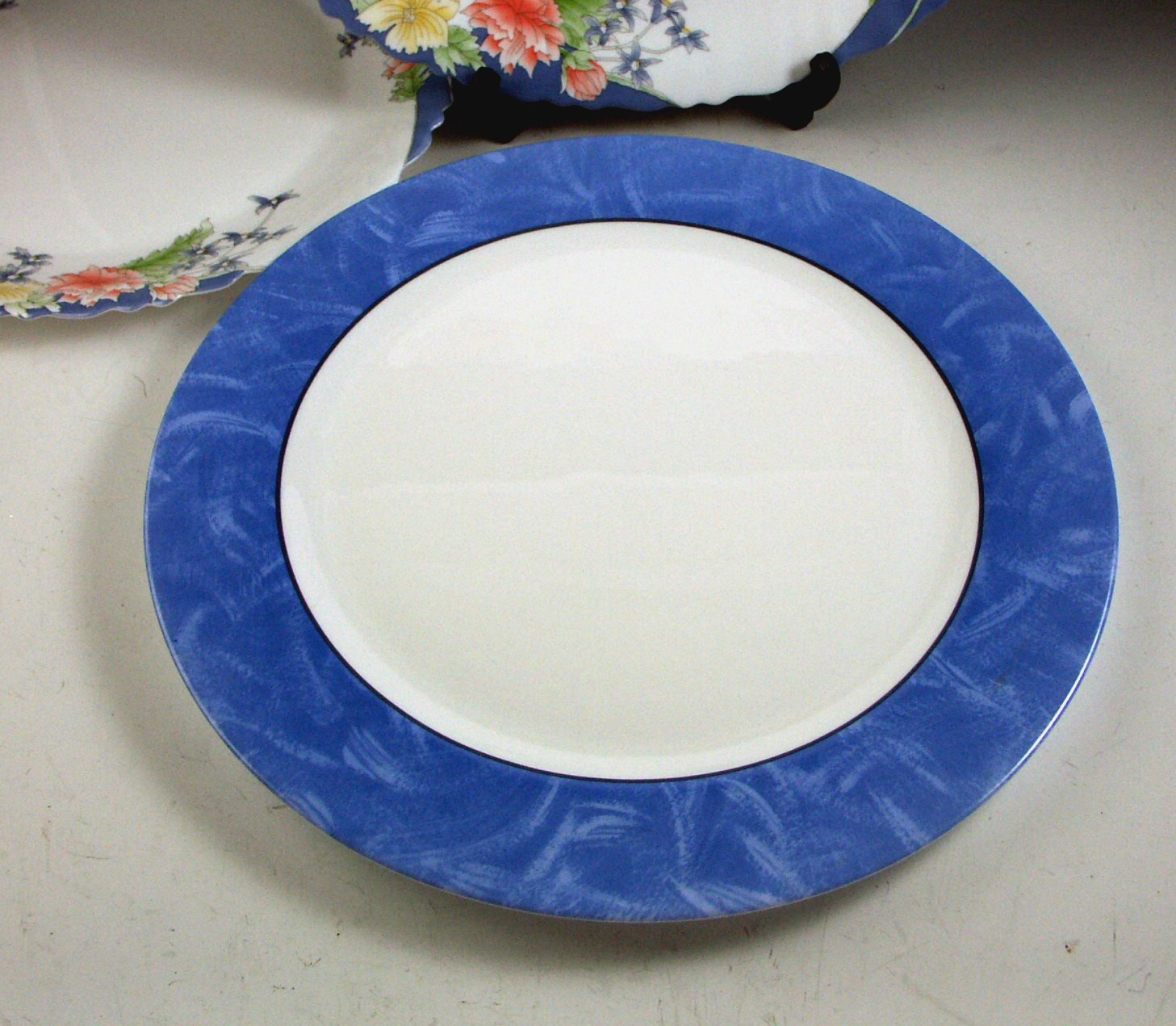 70 Piece Lot of Vintage Arcopal France Glass Dinnerware | EBTH