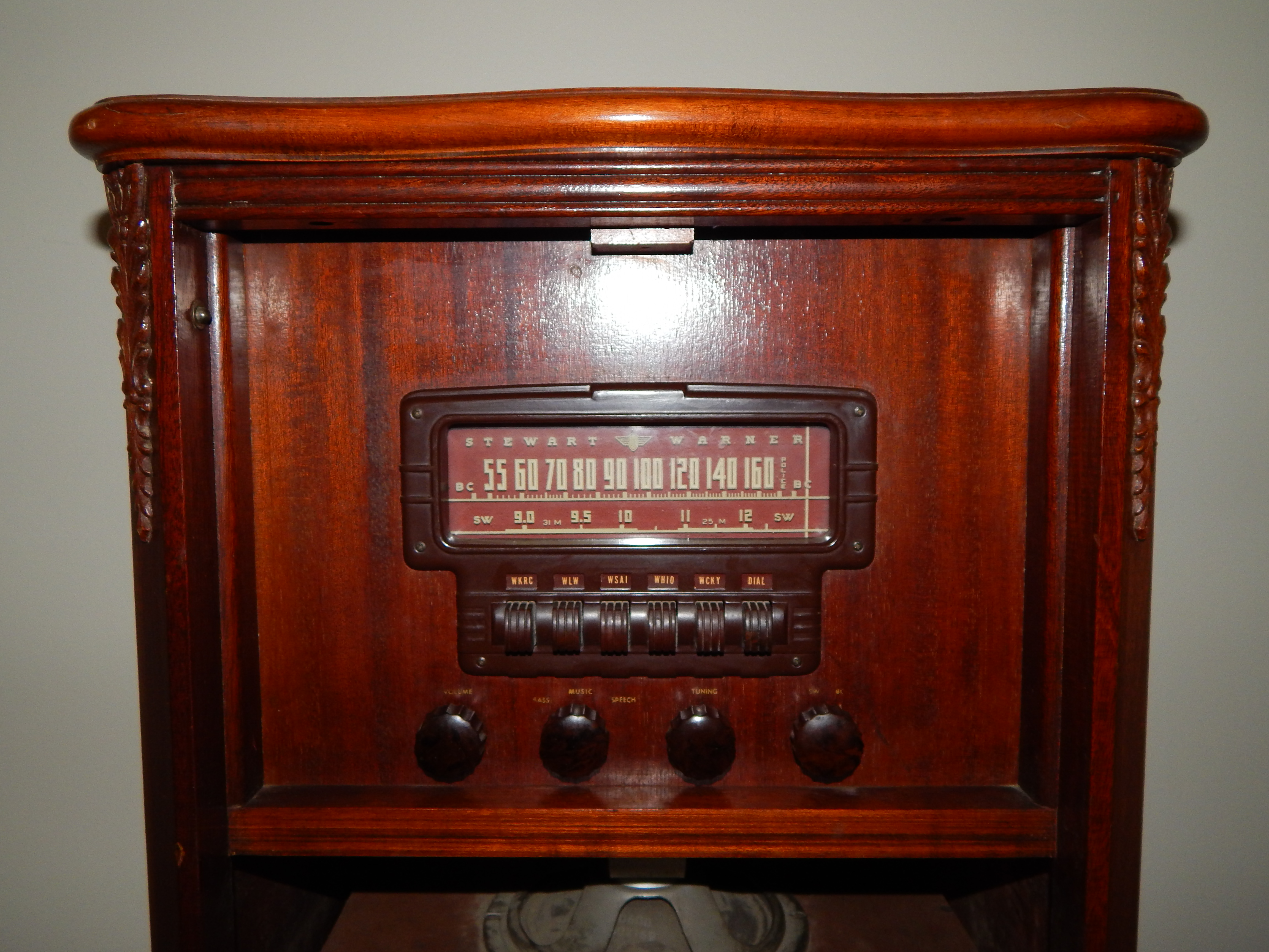 Victorian Style Radio | EBTH