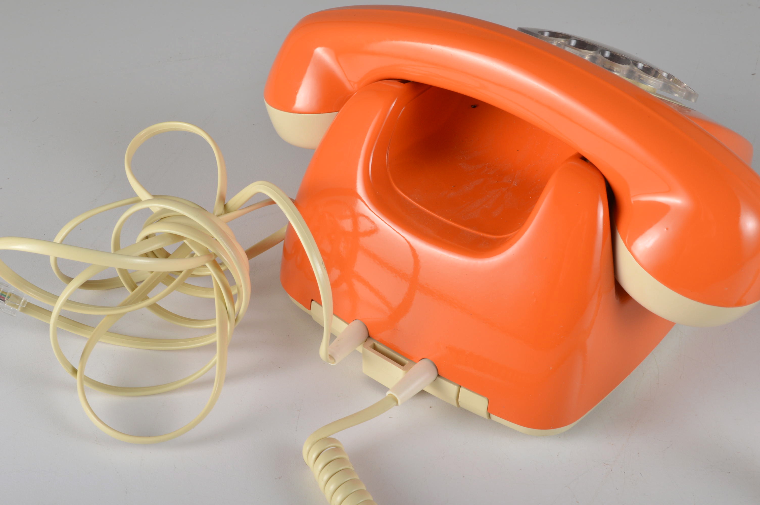 Restored Bright Orange Retro 1960s Siemens Phone | EBTH