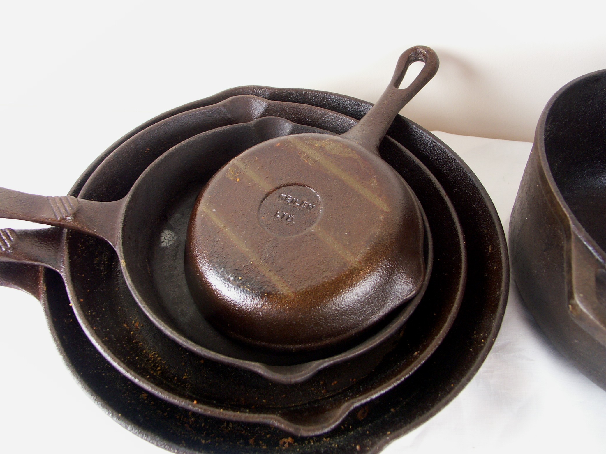 5-Piece Cast Iron Set | EBTH