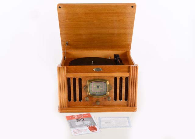 Crosley Collector's Edition Radio | EBTH