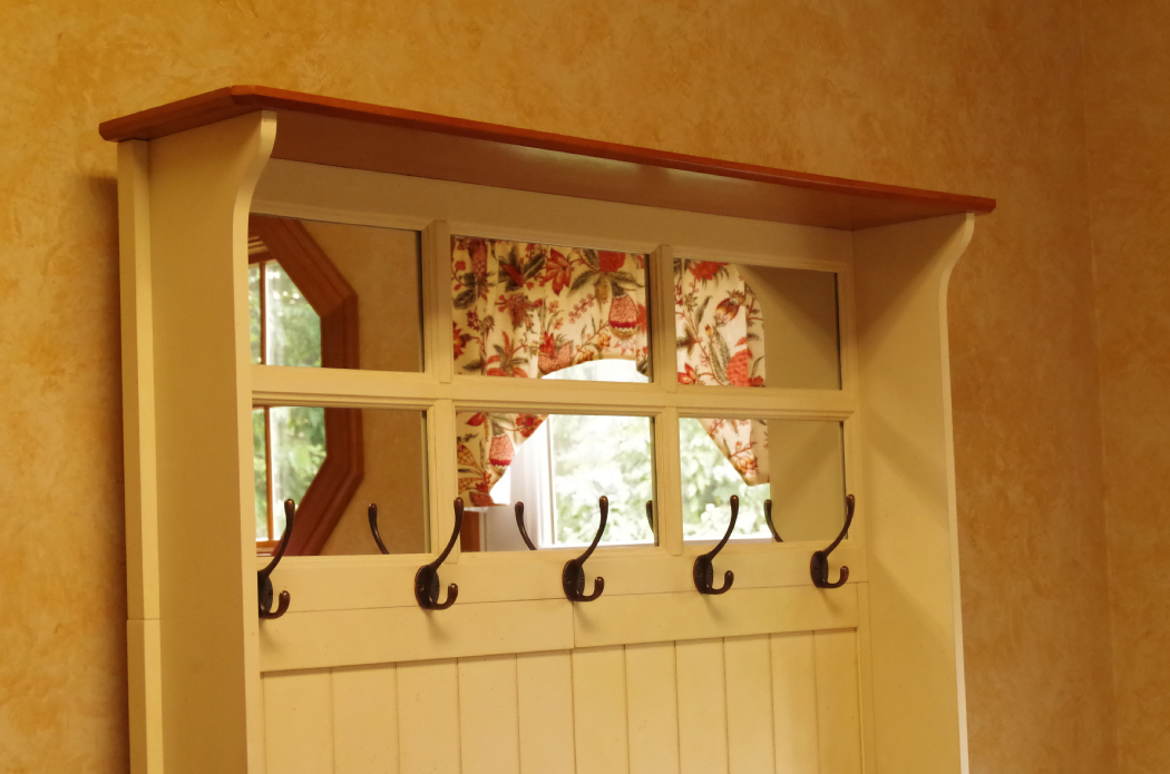 French Country Style Hall Organizer with Storage Bench | EBTH