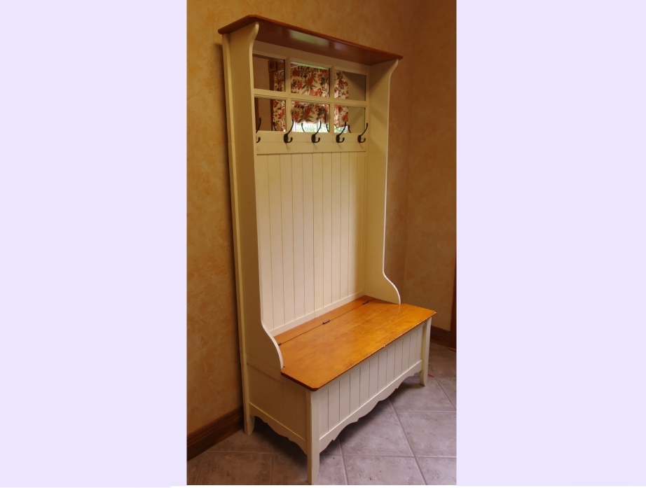 French Country Style Hall Organizer with Storage Bench | EBTH