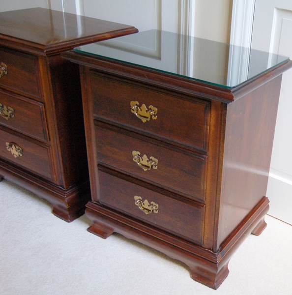 Pair of Chippendale Bedside Tables | EBTH