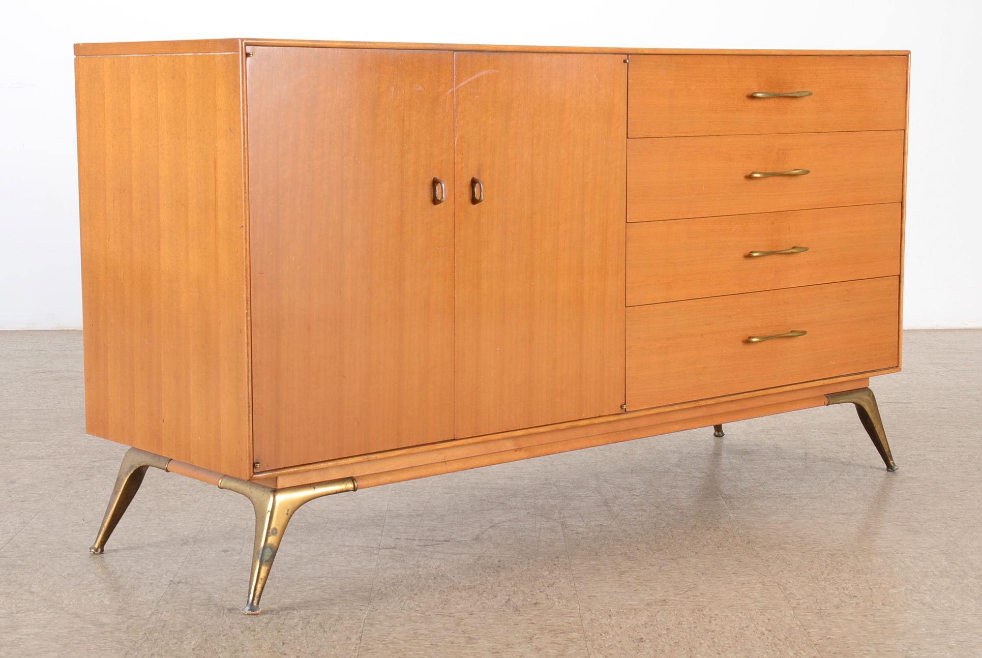 Rway Mid-Century Blonde Mahogany Veneer Buffet | EBTH