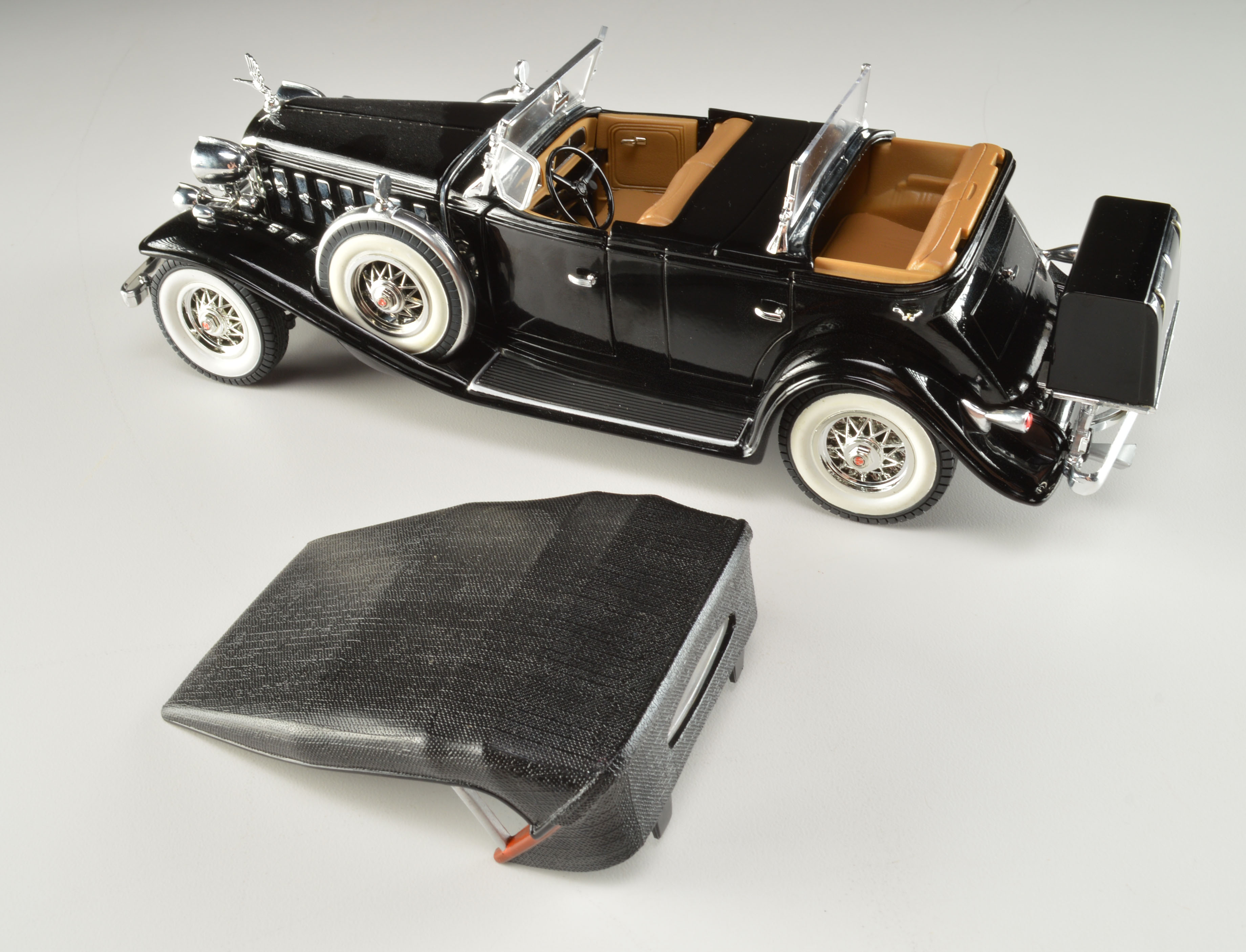 Anson 1932 Cadillac Phaelon Die-Cast Model Car | EBTH