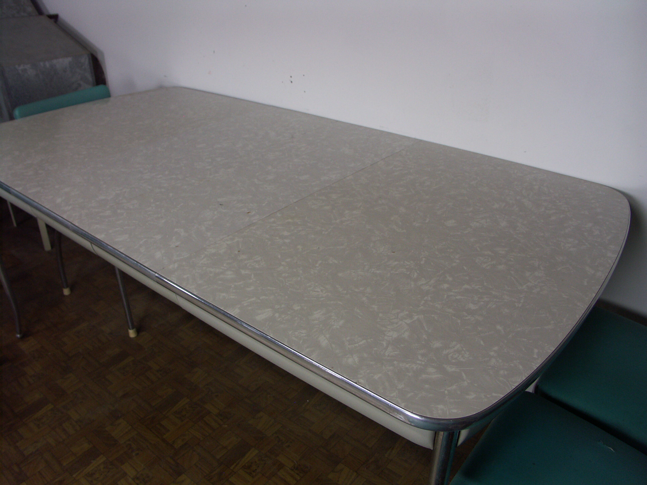 Retro Formica Top Table and Chairs | EBTH