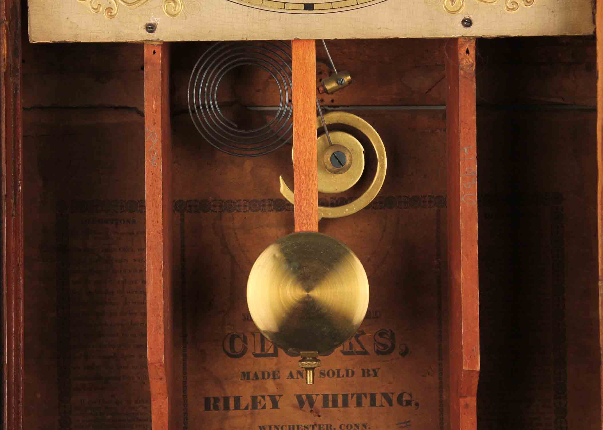 Riley Whiting Transitional Shelf Clock | EBTH