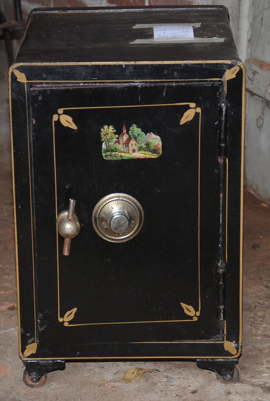 Antique Cast Iron Safe by Vulcan Safe & Lock Co. in Dayton, Ohio | EBTH