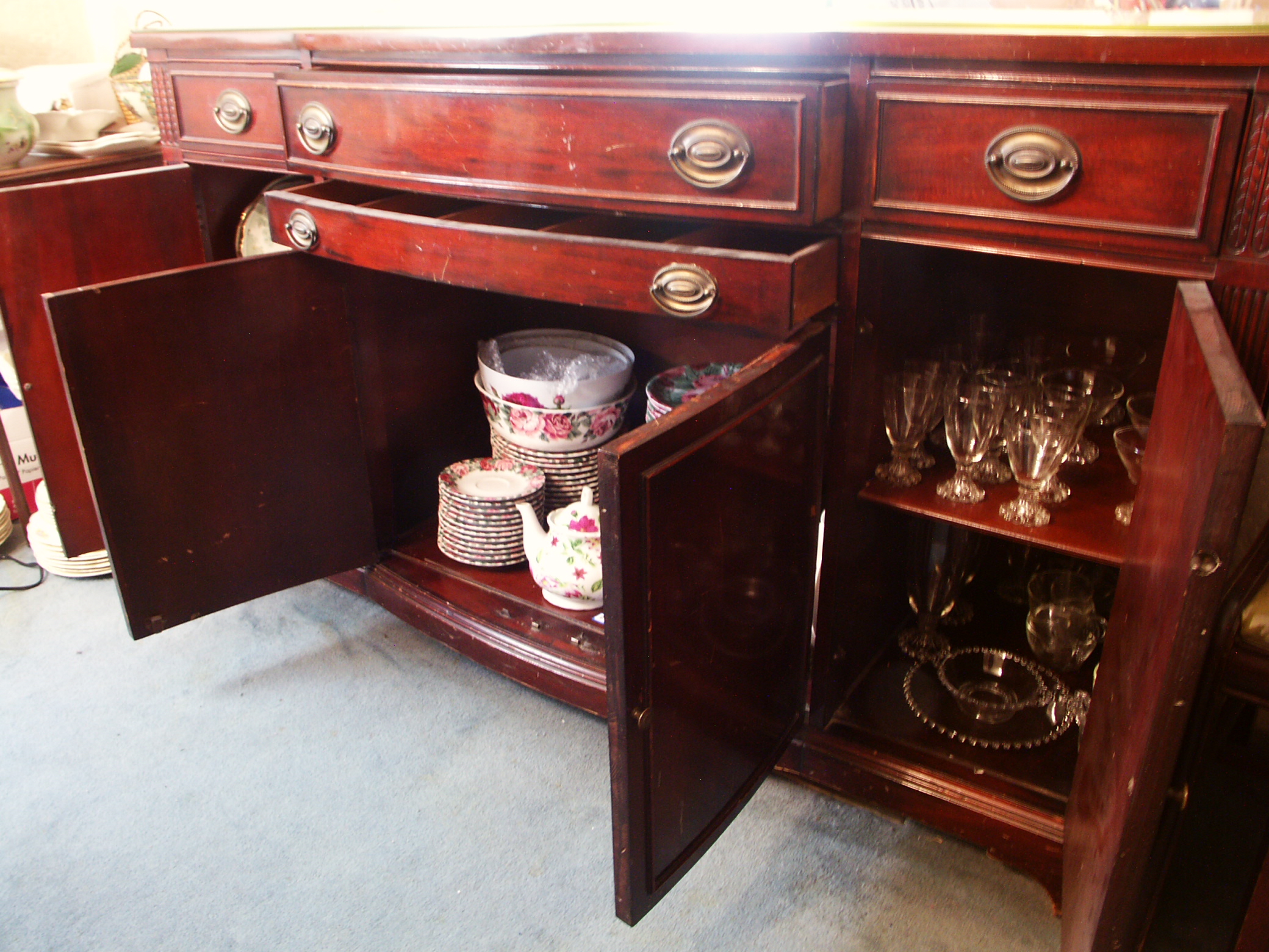 Vintage Red Mahogany Federal Style Buffet | EBTH