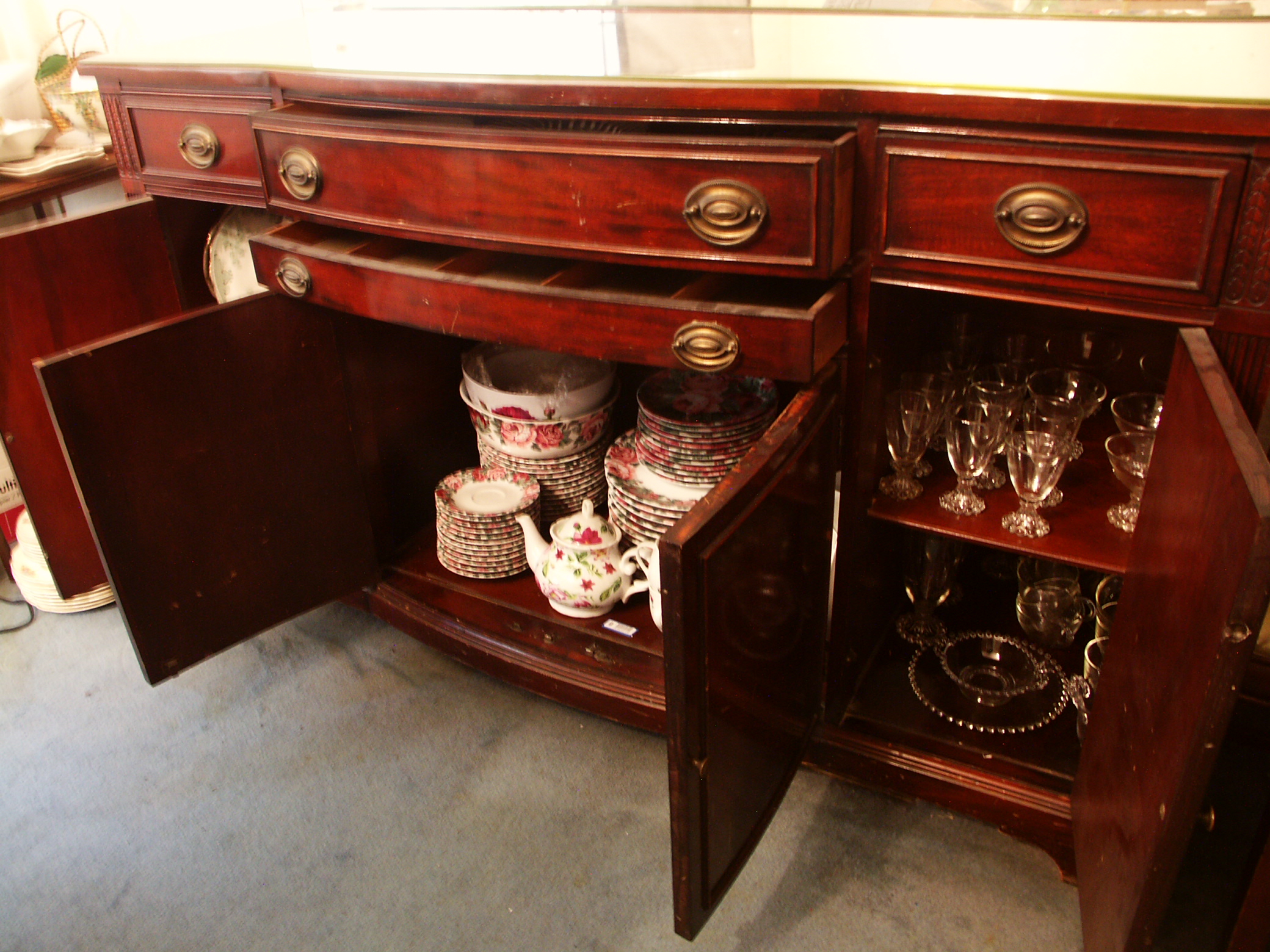 Vintage Red Mahogany Federal Style Buffet | EBTH