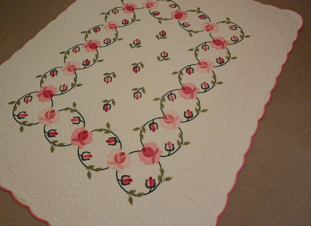 Beautiful Handmade Quilt with Roses and Scalloped Edge | EBTH
